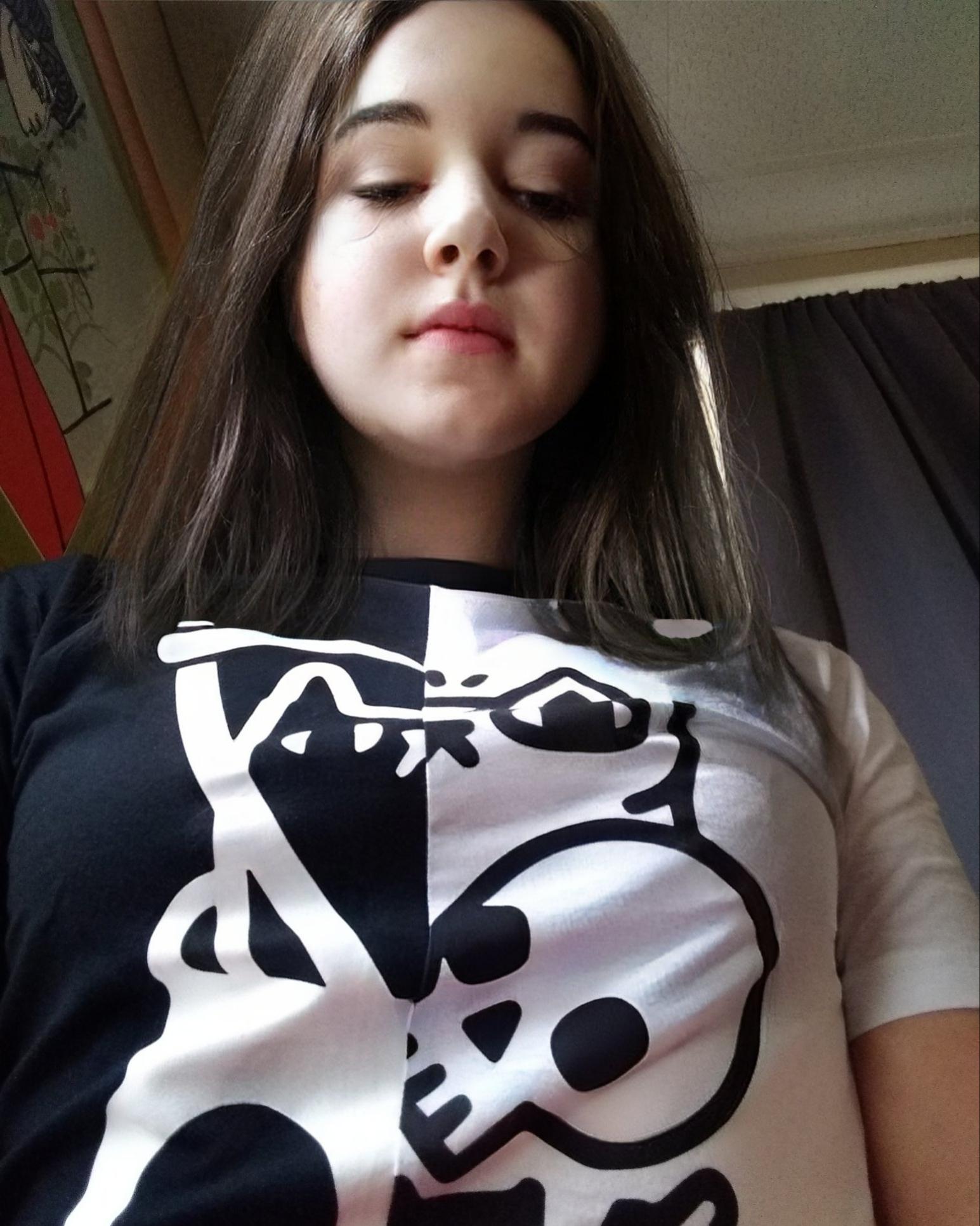 New here, little shy 👉👈 | Scrolller