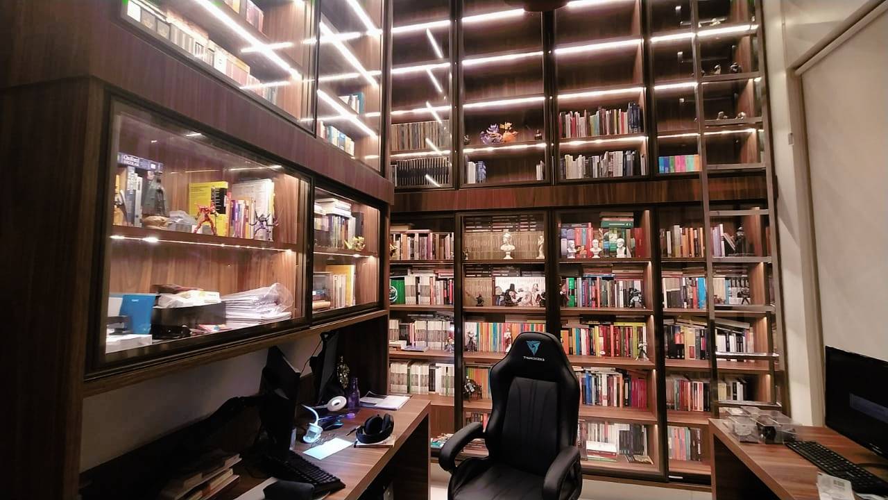 New Home, new bookshelf. | Scrolller