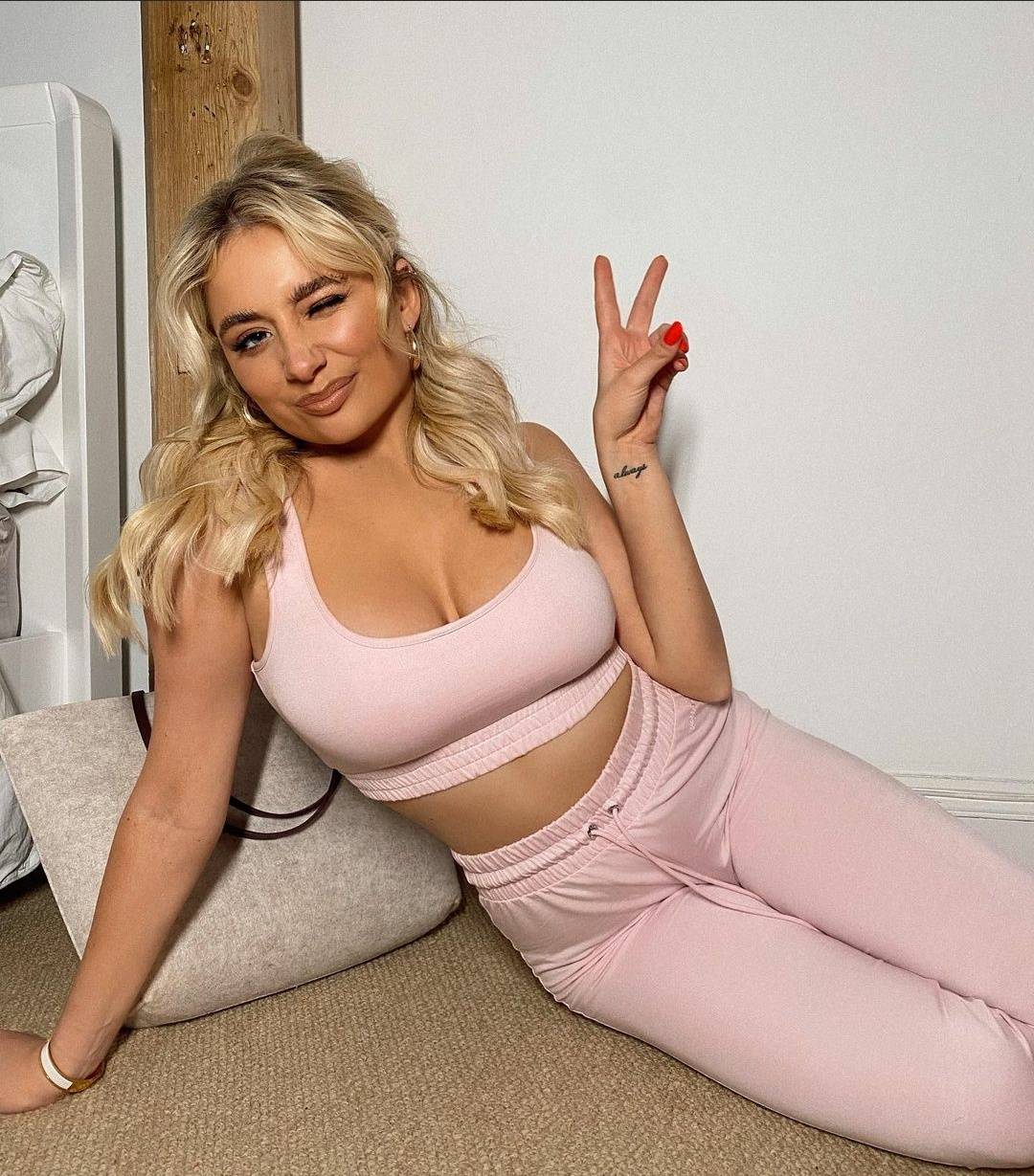 New insta post 🥵 | Scrolller