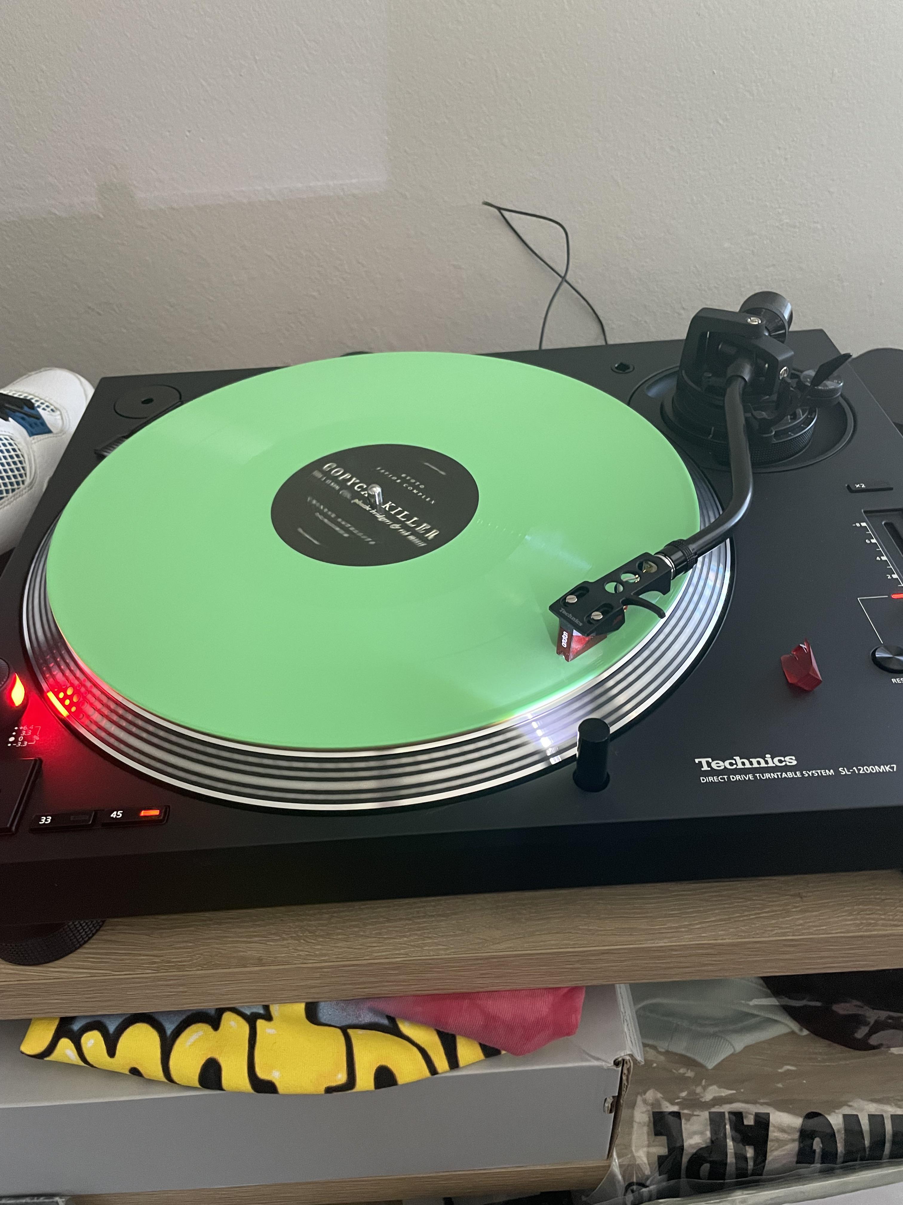 New Record Player Playing Phoebe! | Scrolller