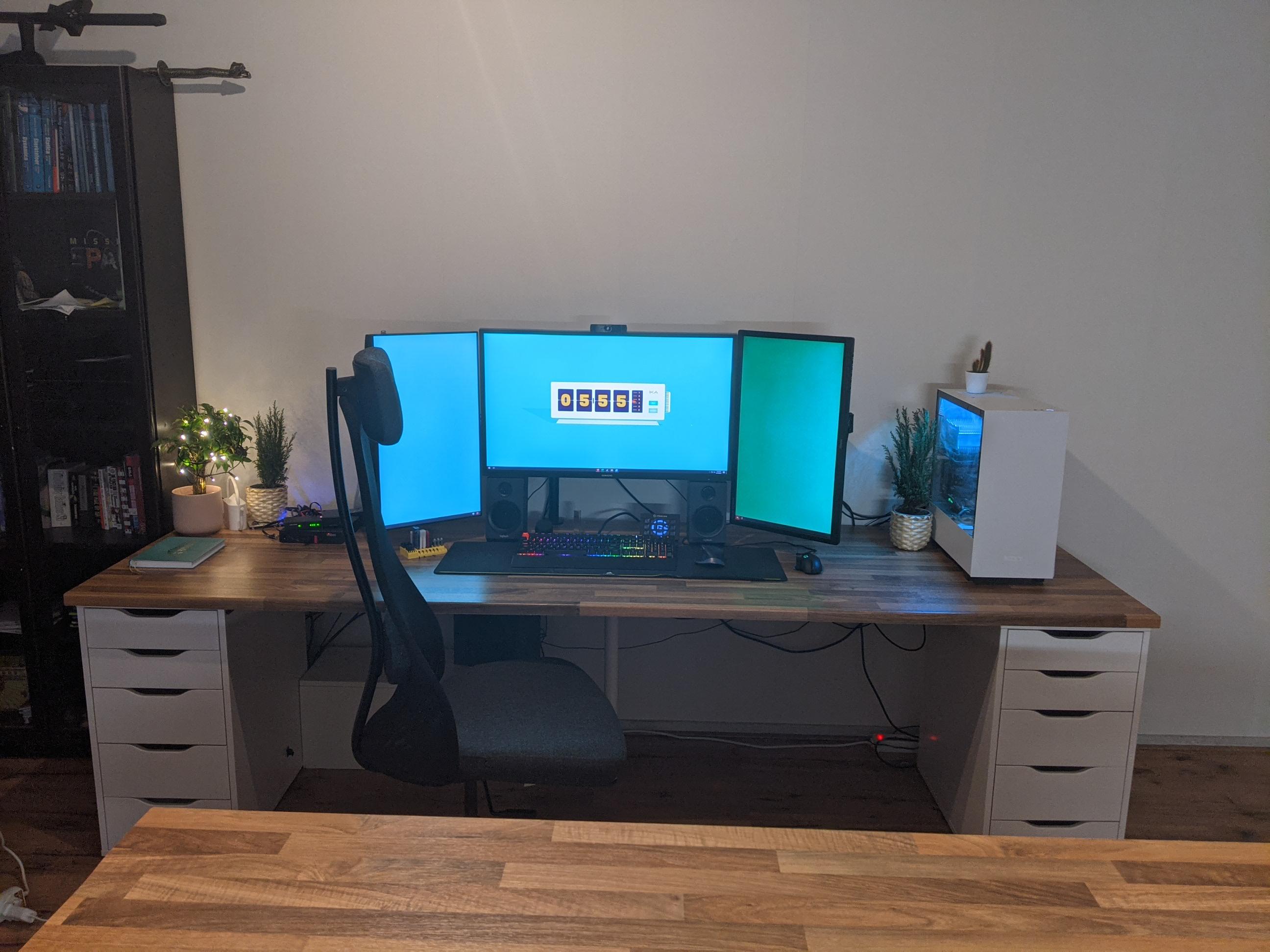 New room, New setup | Scrolller