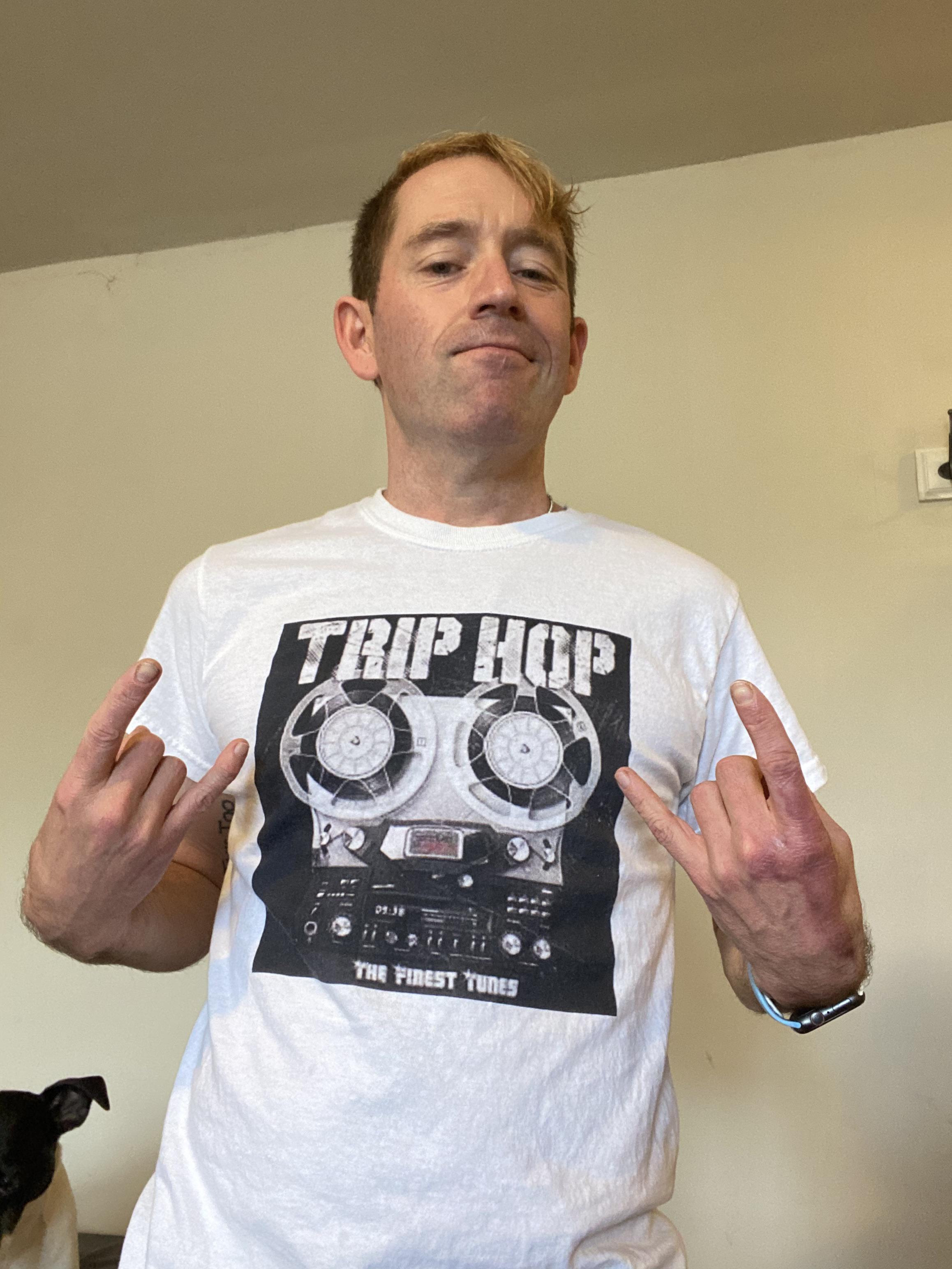 New shirt. Me likey.. | Scrolller