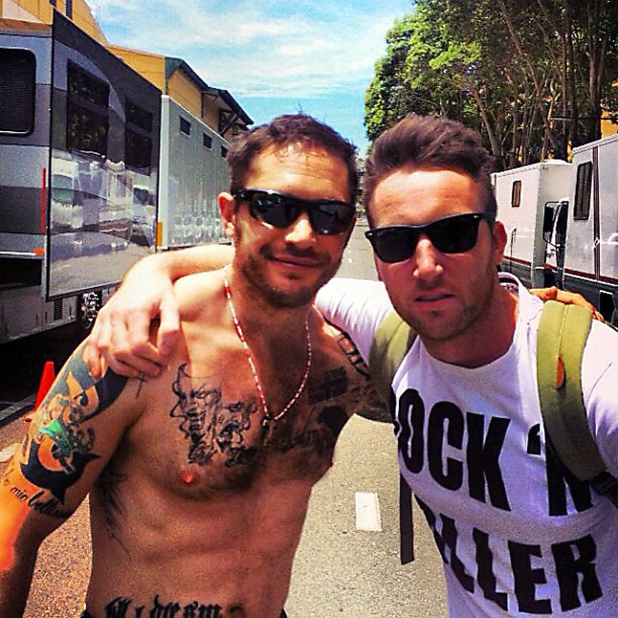 New Topless Tom with Fan in Australia! | Scrolller