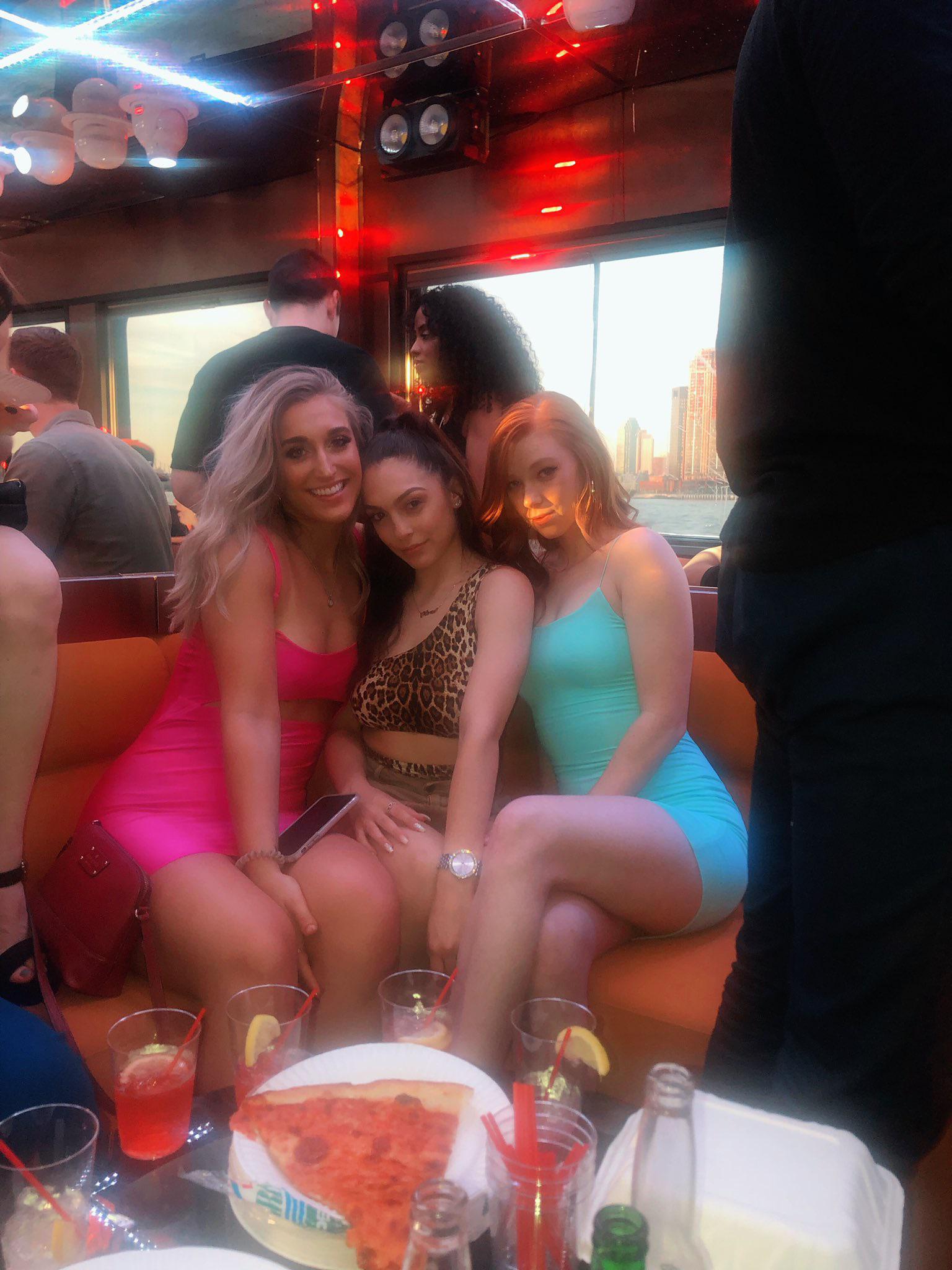 Nice legs | Scrolller