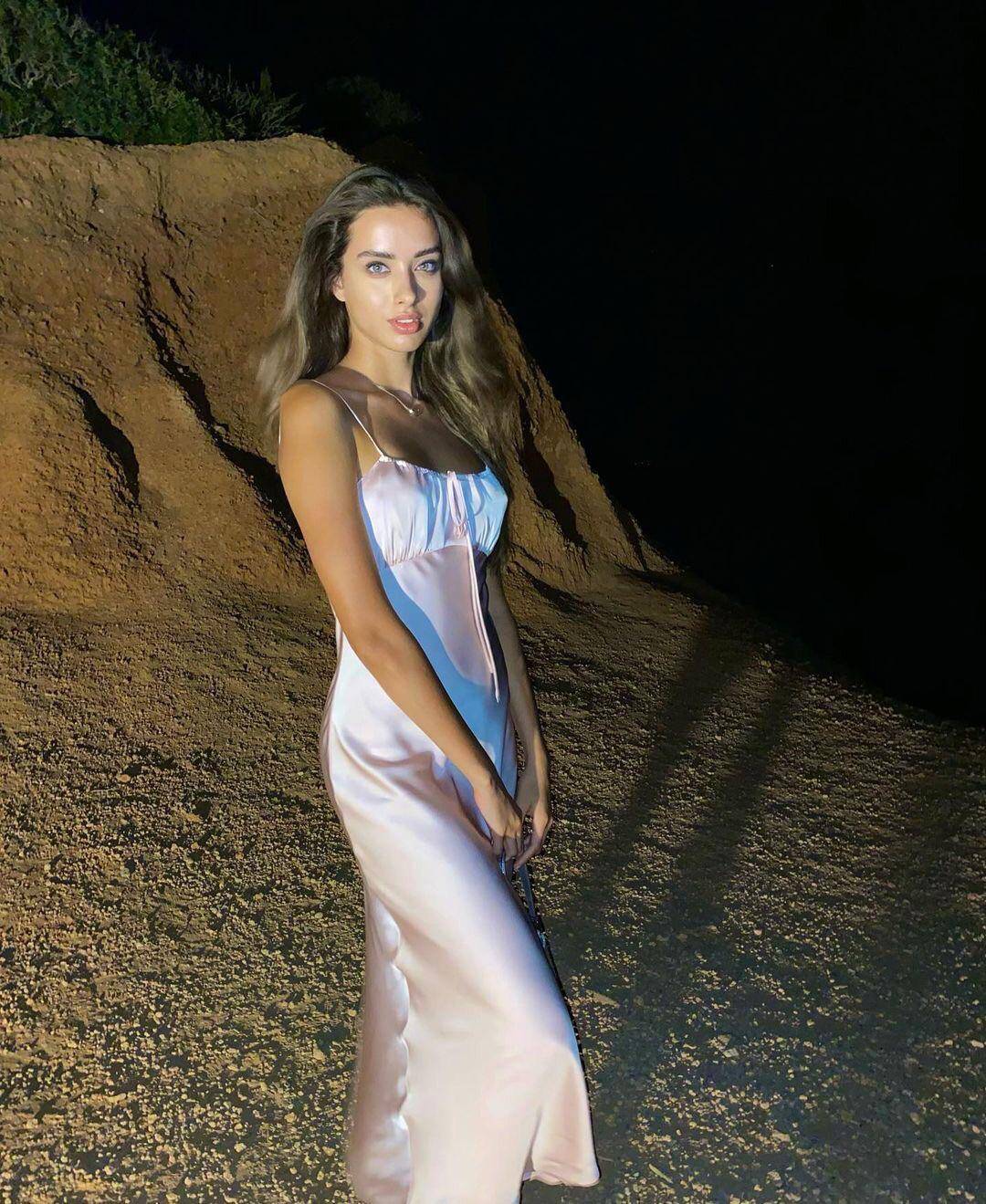 Night Beauty | Scrolller