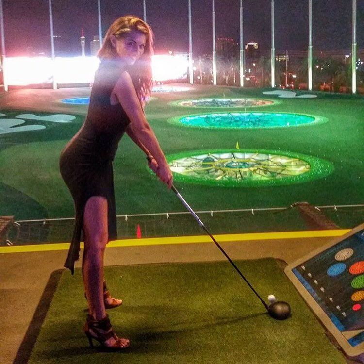 Night golf | Scrolller