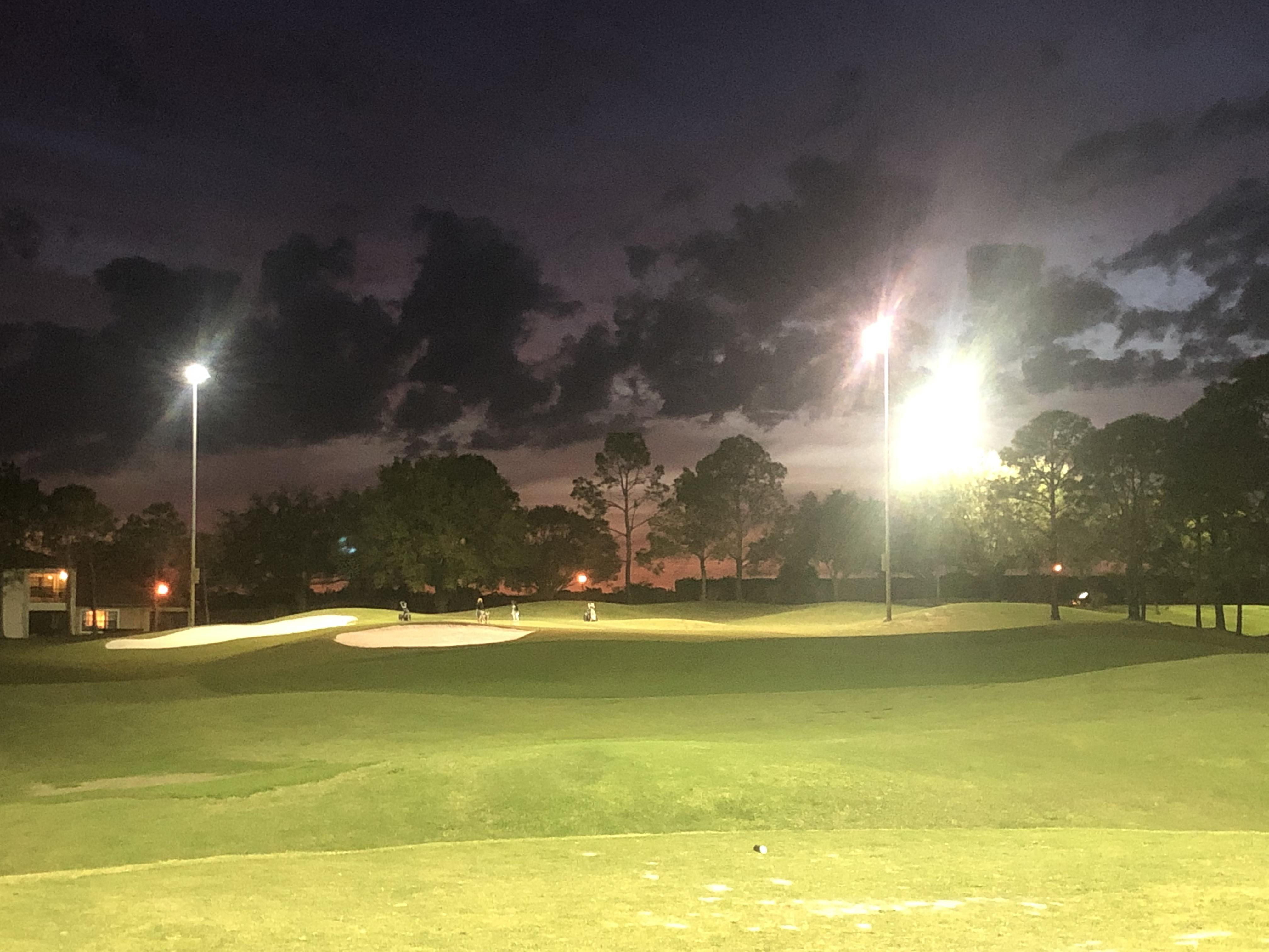 Night golf | Scrolller