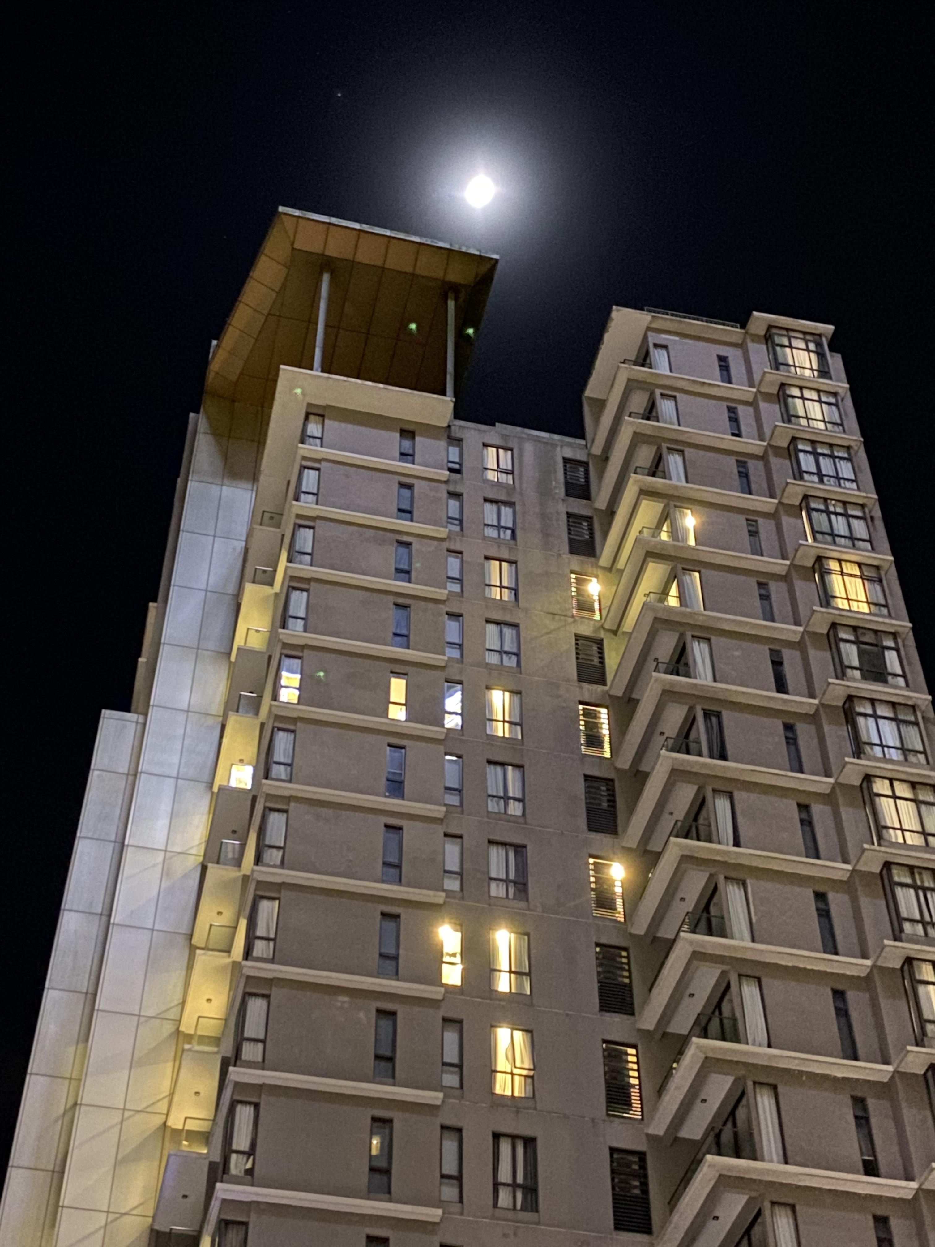 Night mode is so so awesome! | Scrolller