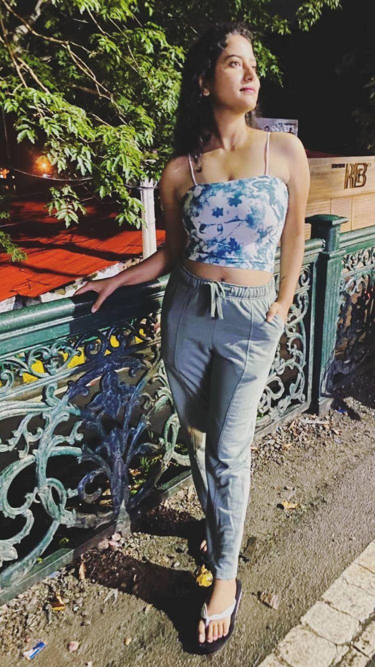 Night show | Scrolller