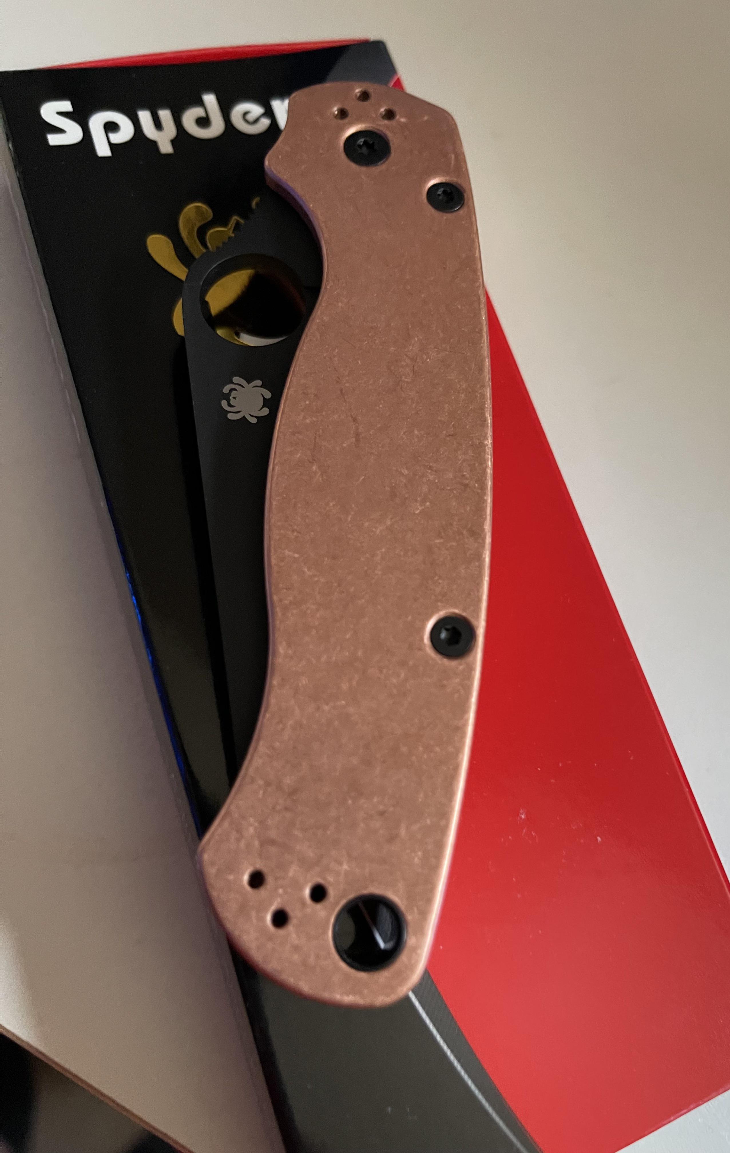 Nkd! Spyderco paramilitary 2, CU with rex 45 dlc blade! | Scrolller