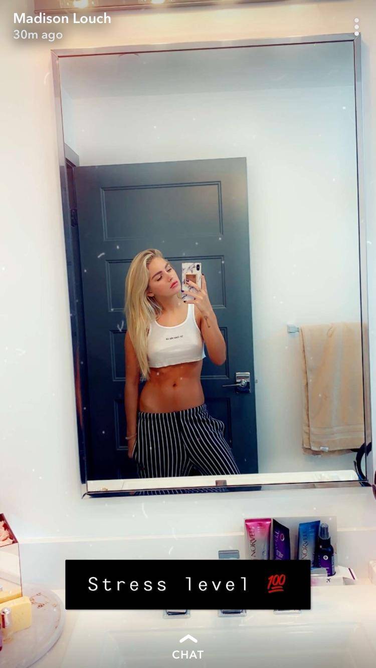 no bra, no problems | Scrolller