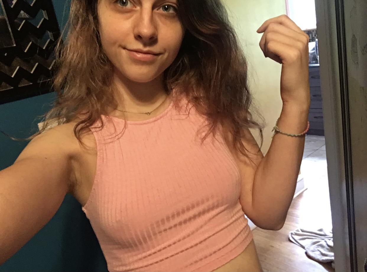 No bra club | Scrolller