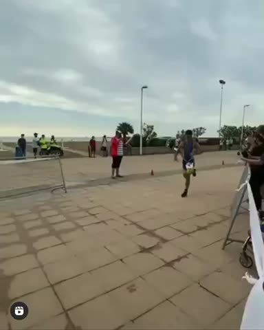 No no, celebrate after the line! | Scrolller