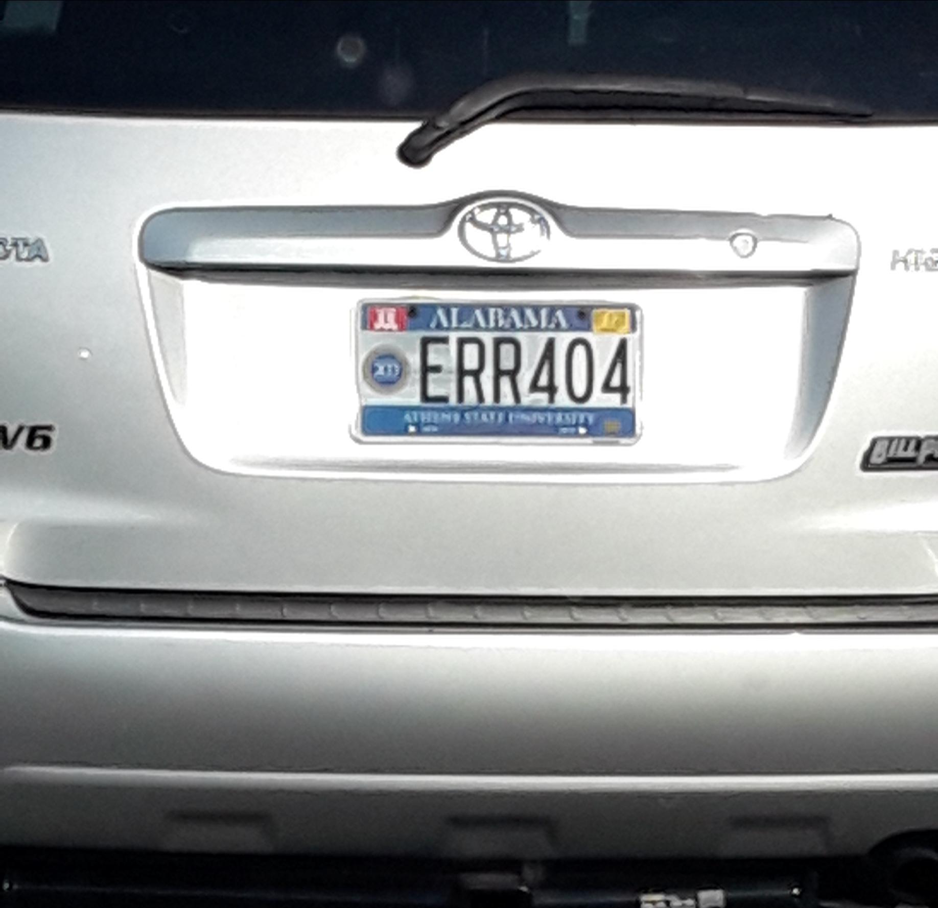 No clever title, but this tag | Scrolller