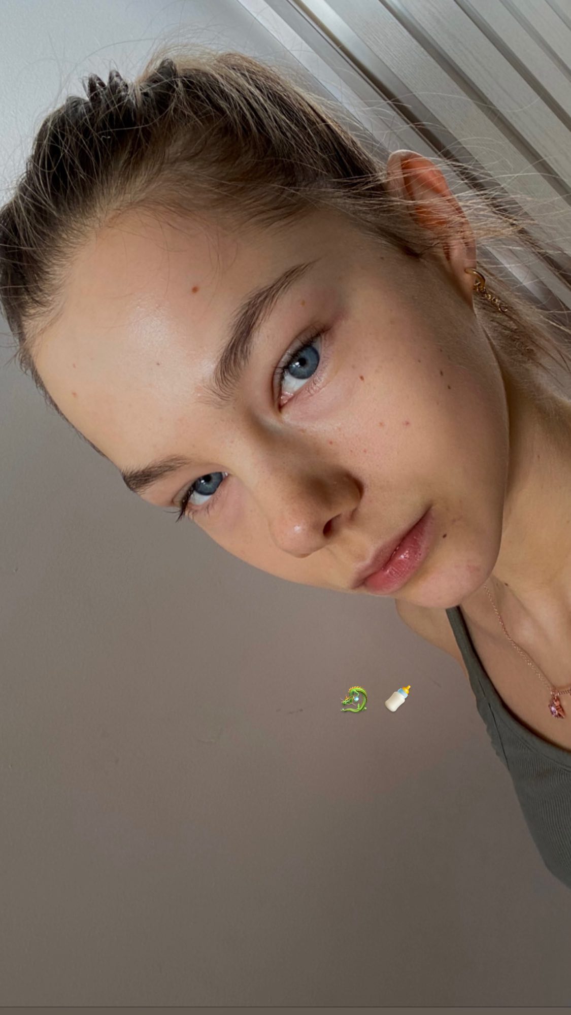 No makeup | Scrolller