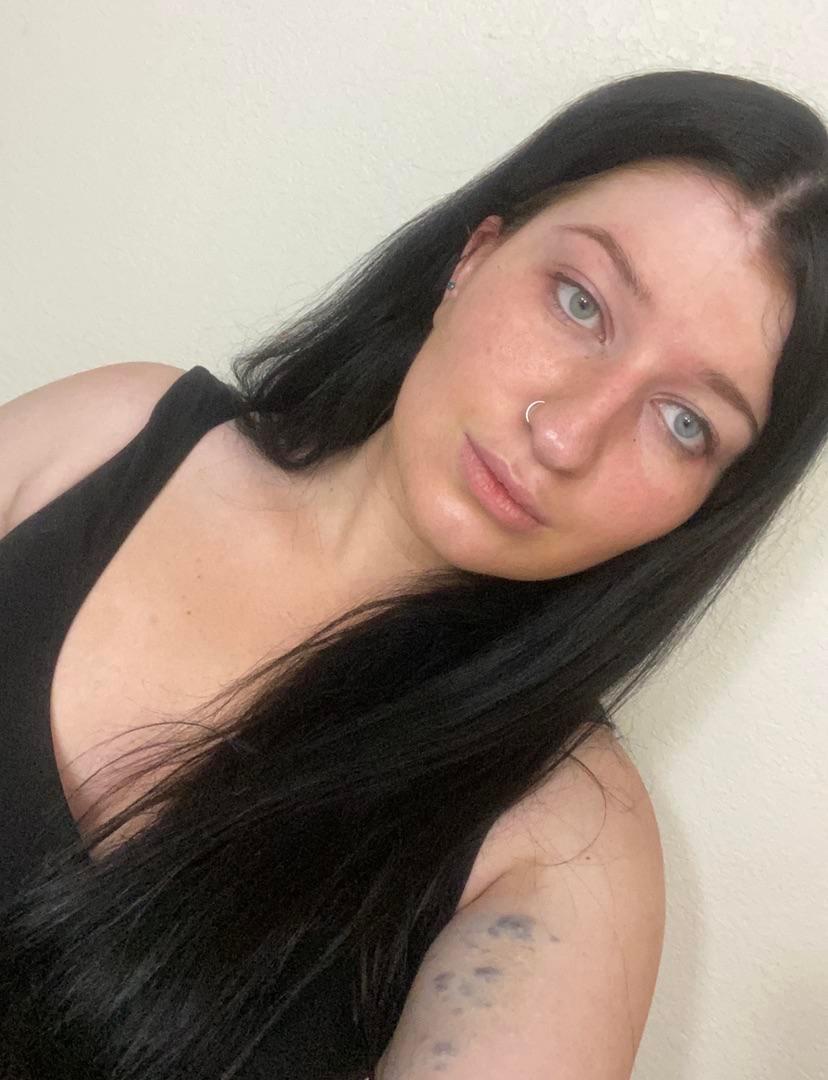 No makeup, just a nose ring | Scrolller