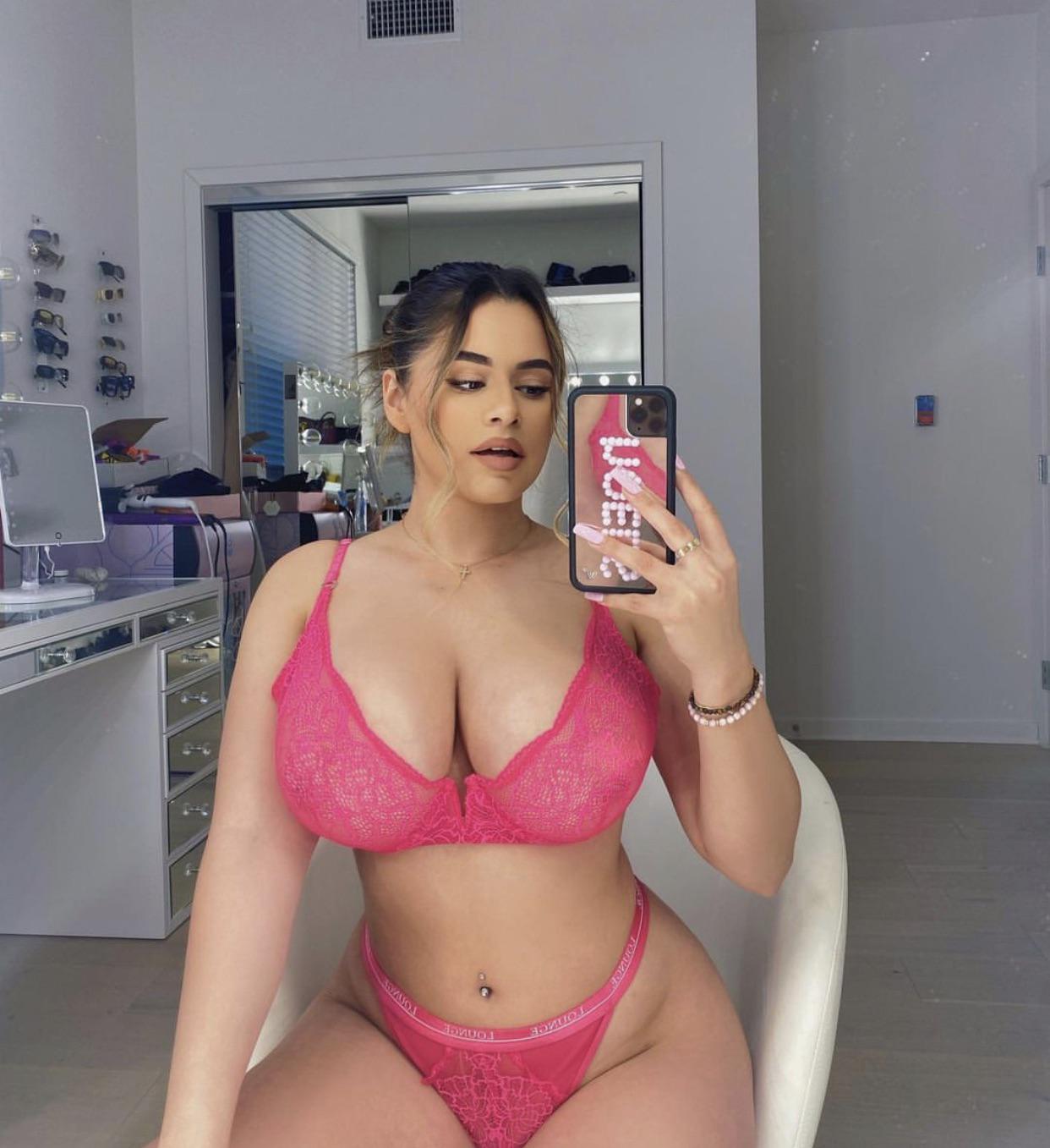 Noelia Ramirez | Scrolller