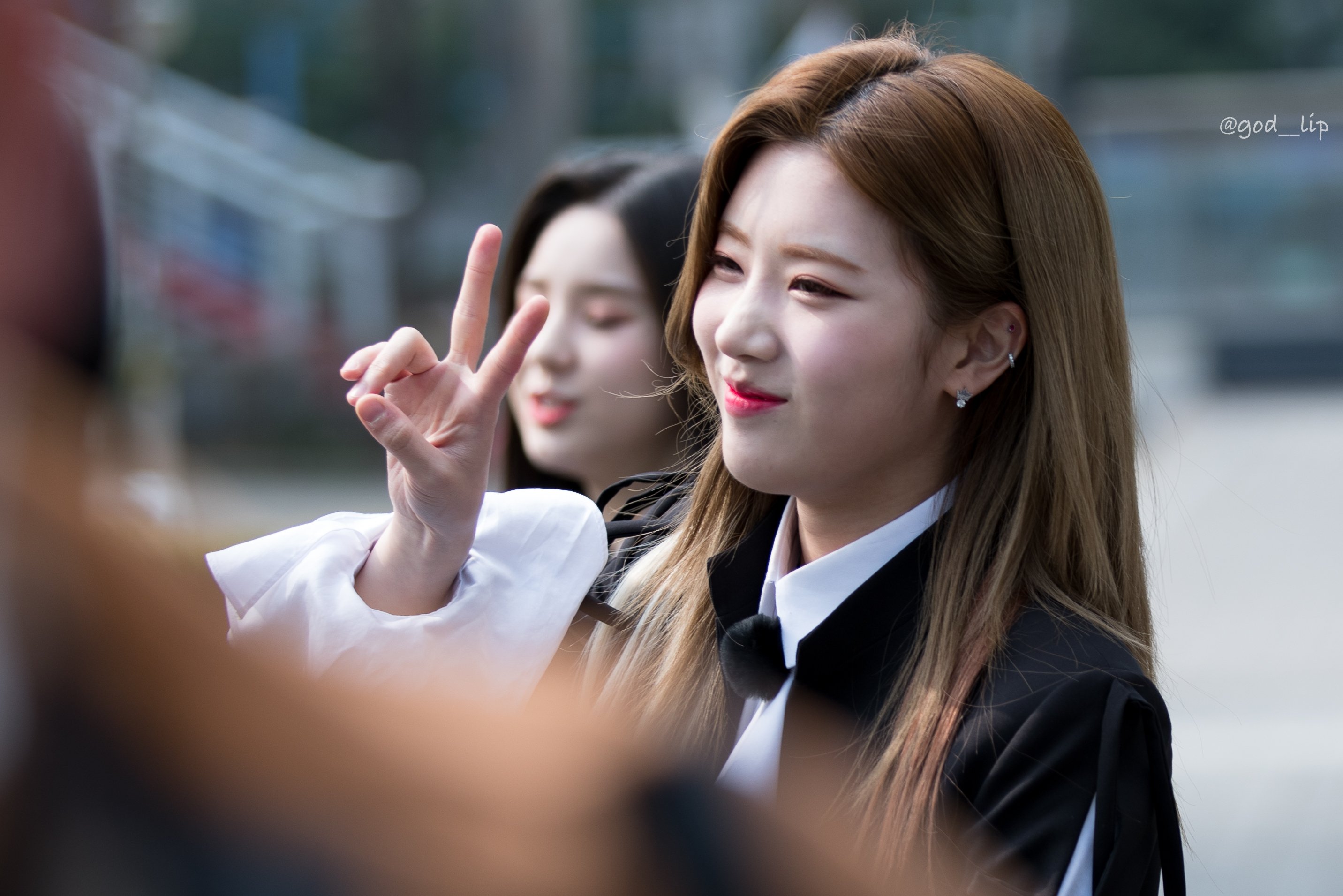 Nose Scrunch Lip | Scrolller