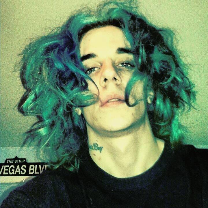 Not me. But damn this boy. | Scrolller