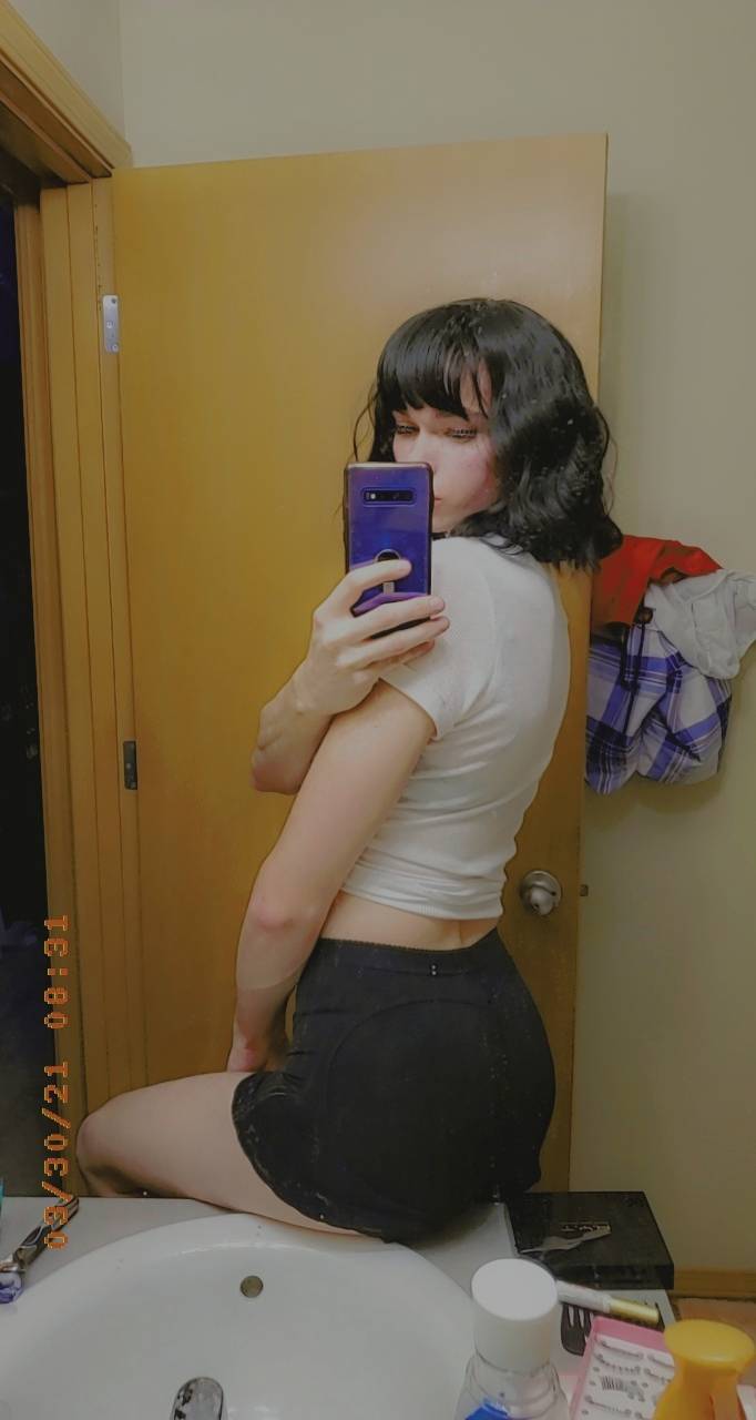 sumthin peachy | Scrolller