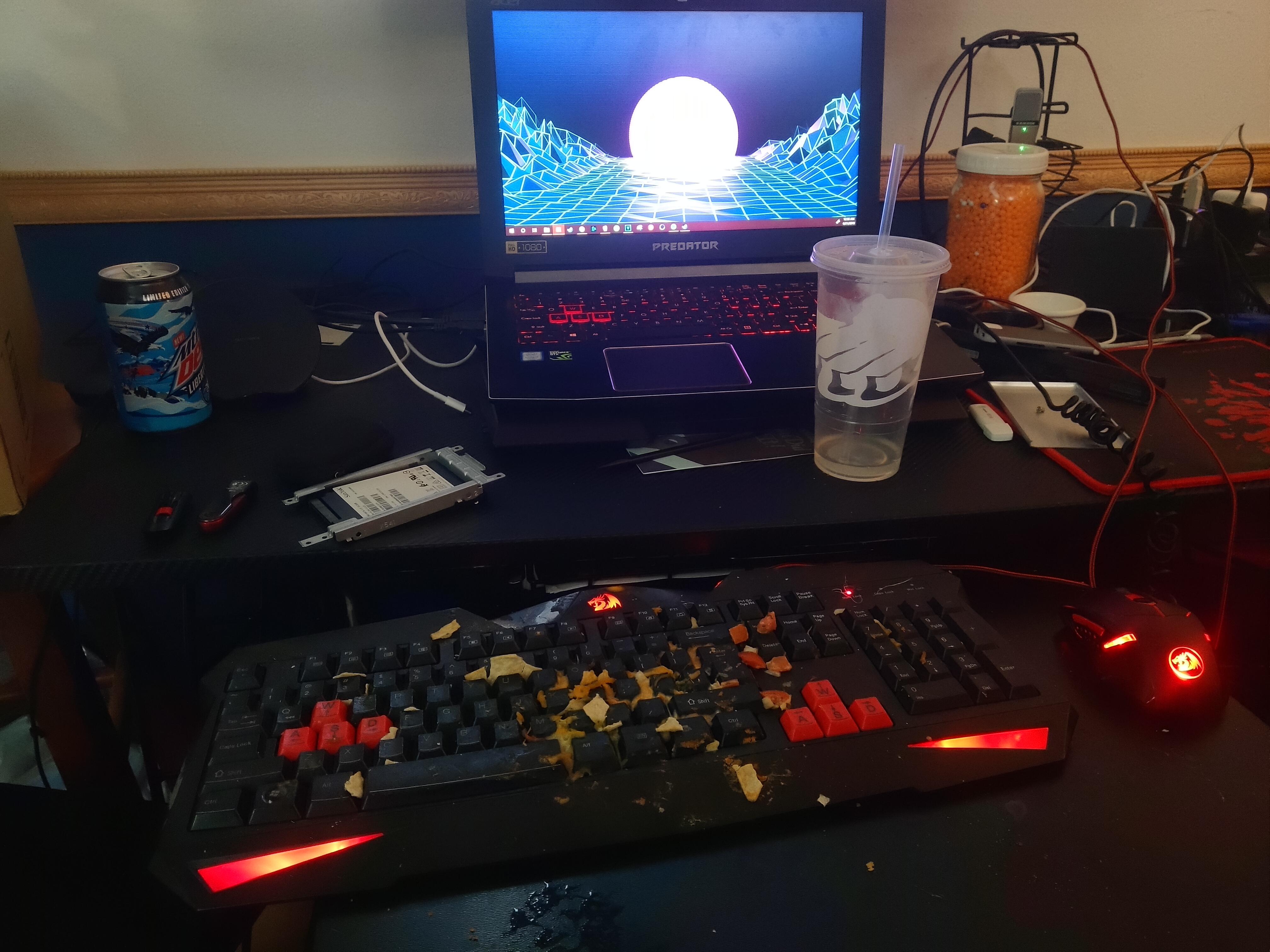 Nothing like a mid game snack | Scrolller