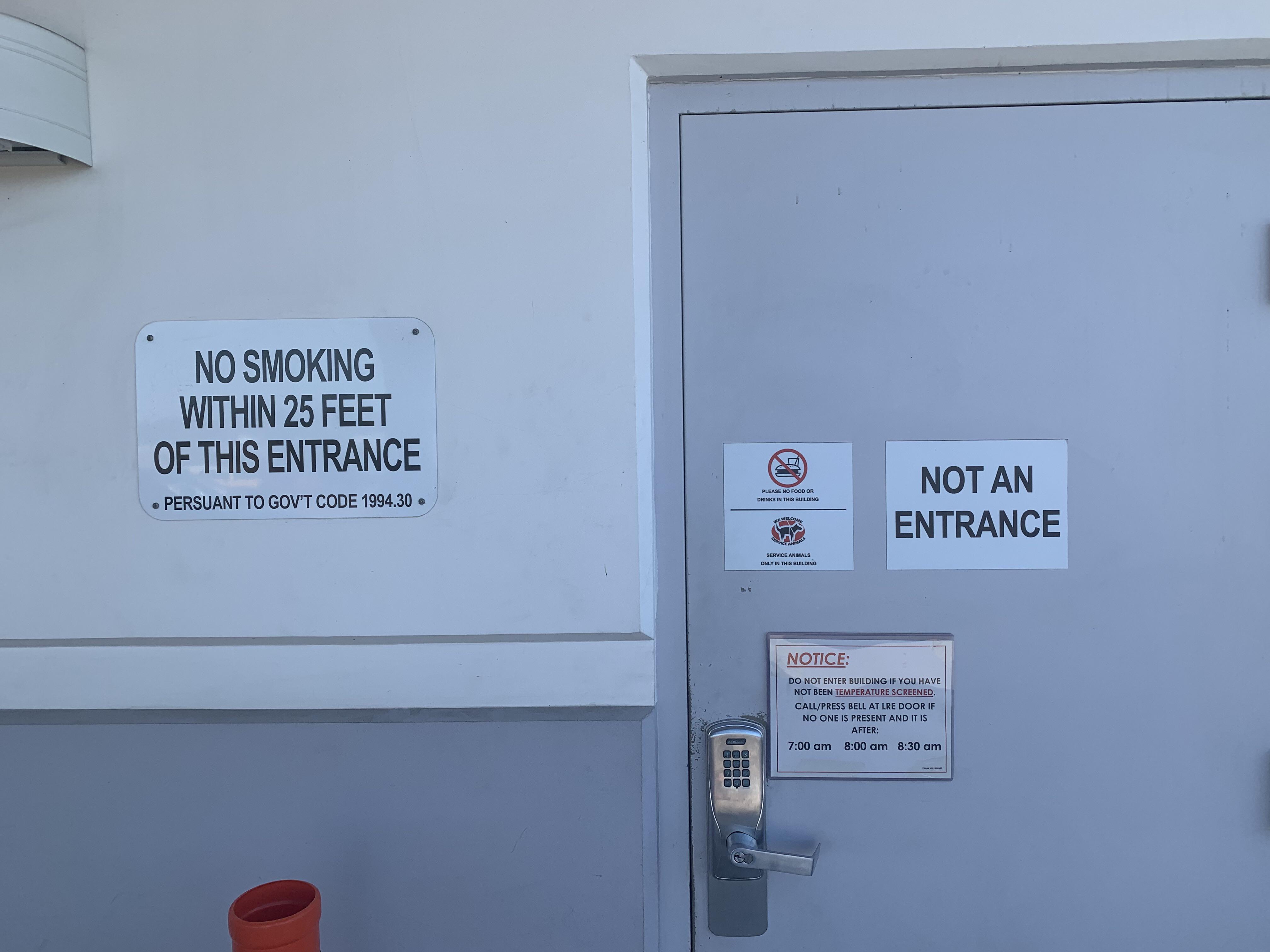 Nothing To See Here Just Some Of The Most Confusing Signs In Existence Scrolller