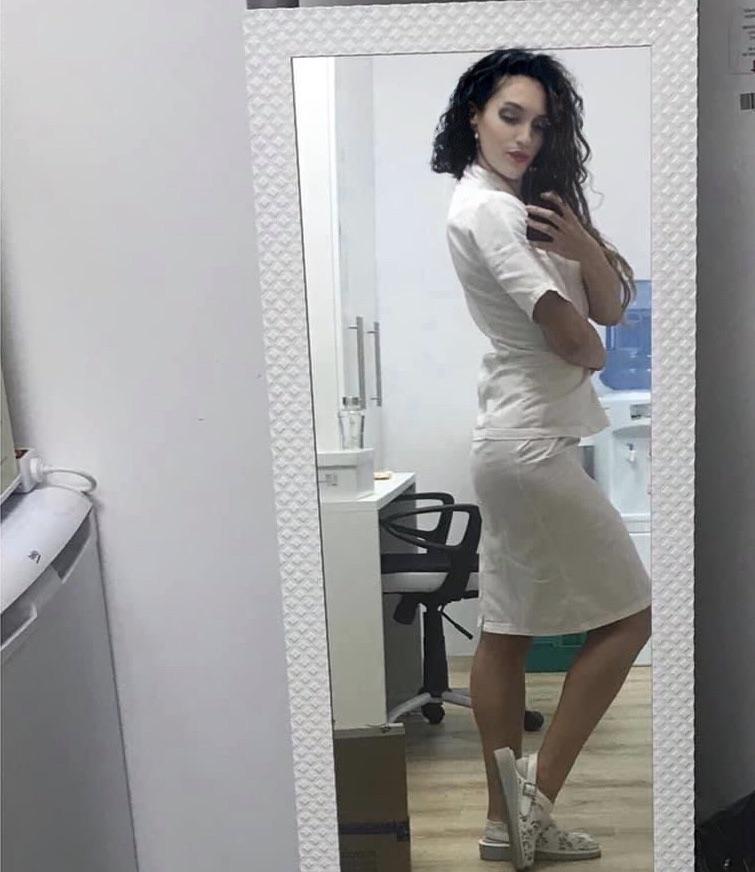 Nothing under scrubs | Scrolller