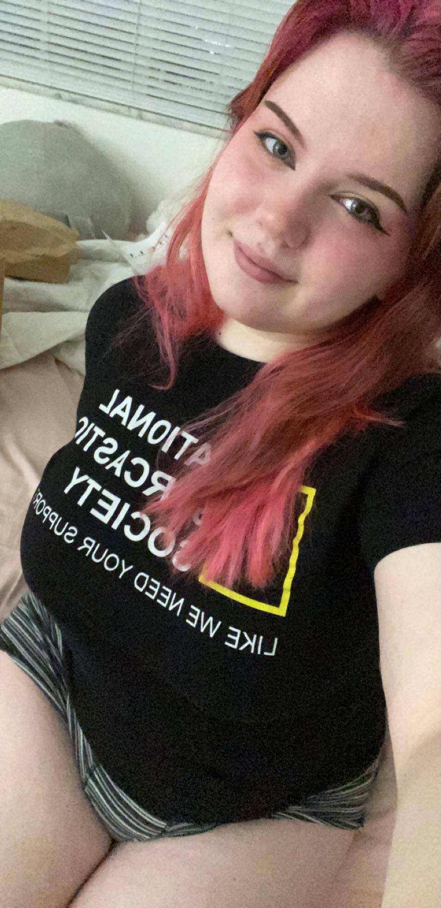 Now filling out curvy gf applications! | Scrolller