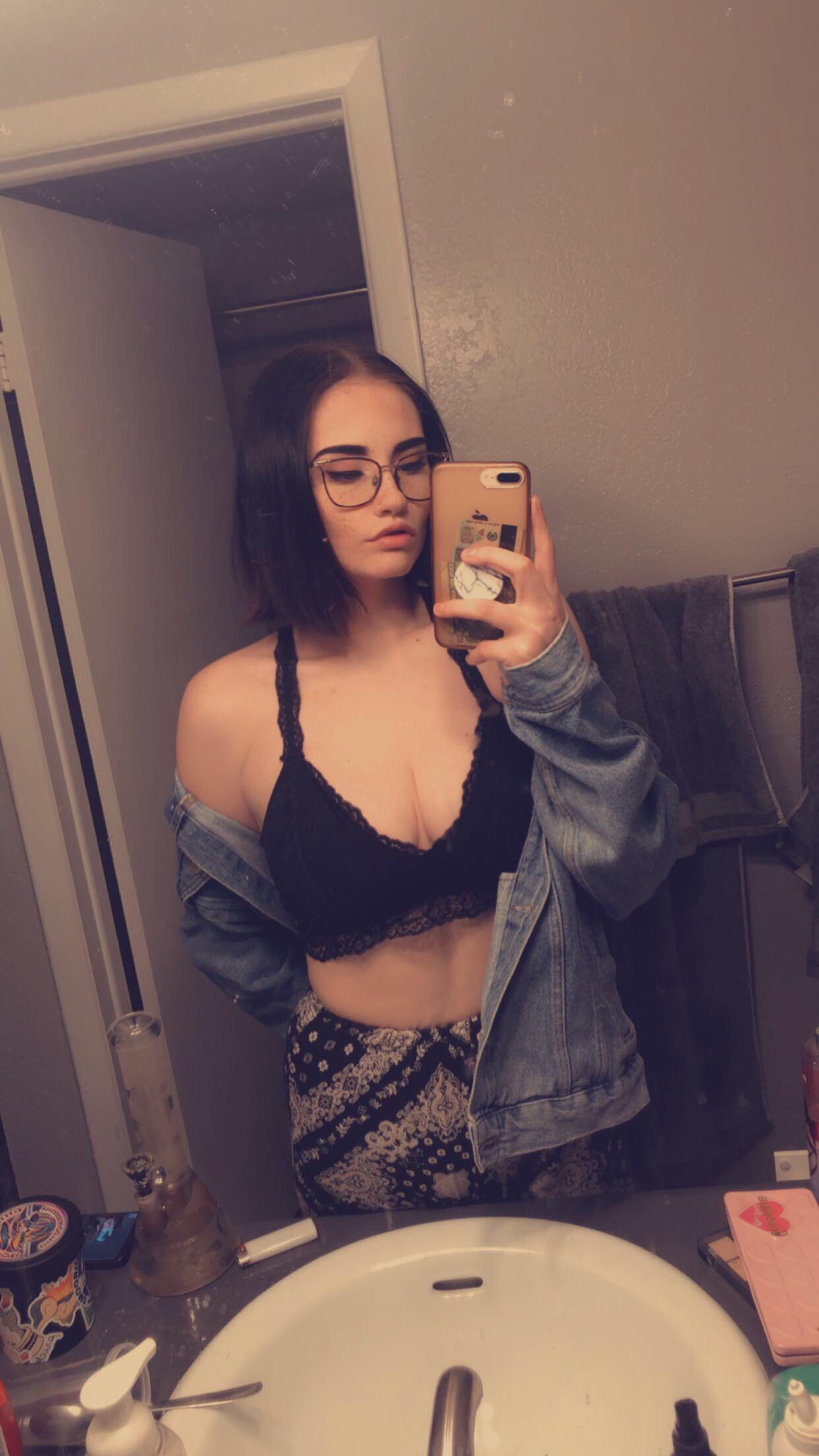 (NSFW) Afternoon :) How are you guys doing today? | Scrolller