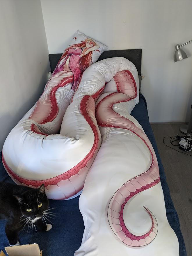 [NSFW-ish] So my custom 7meter Snek daki has arrived. Imgur album, close ups & more info in ...
