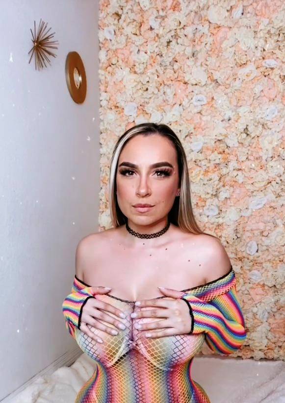 (NSFW) Insanely Juicy 🌈💦 | Scrolller