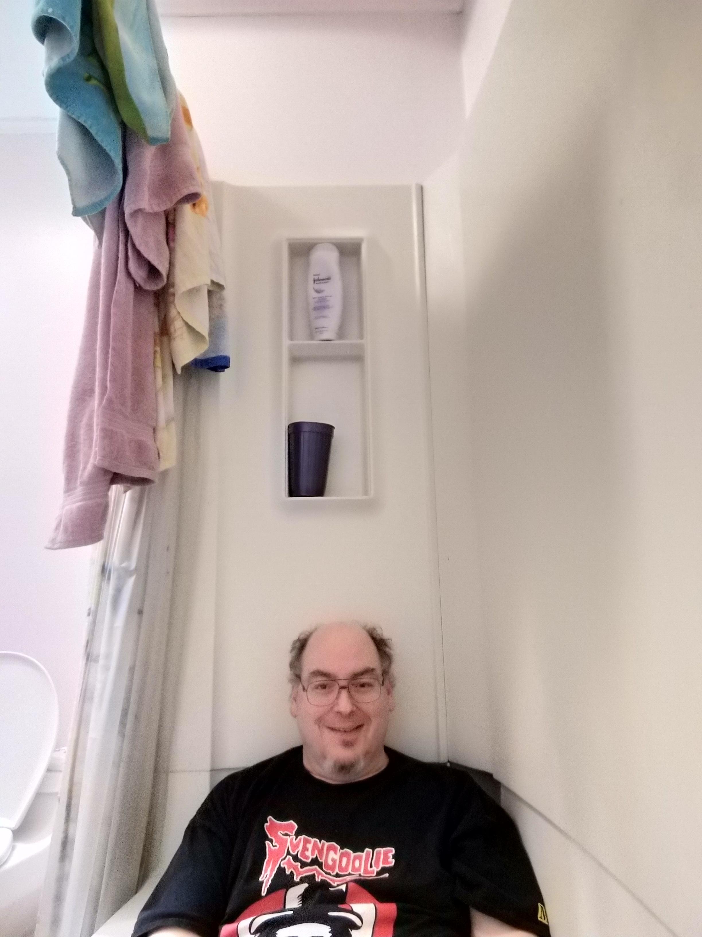 NSV: I can fit in my bathtub! | Scrolller