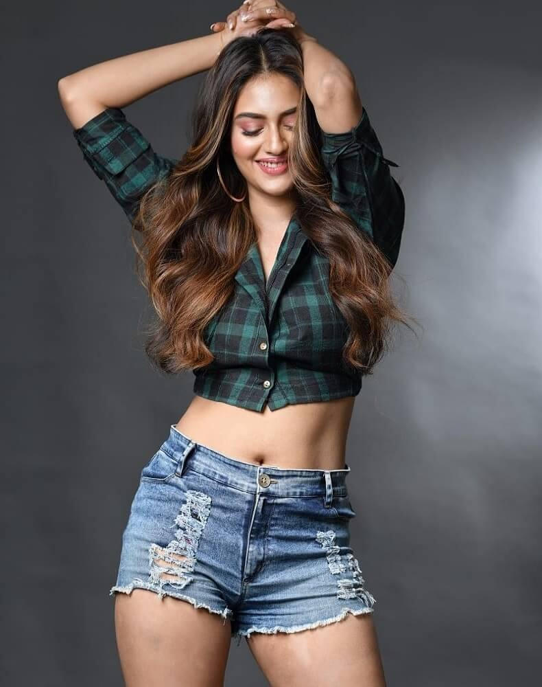 Nusrat Jahan | Scrolller