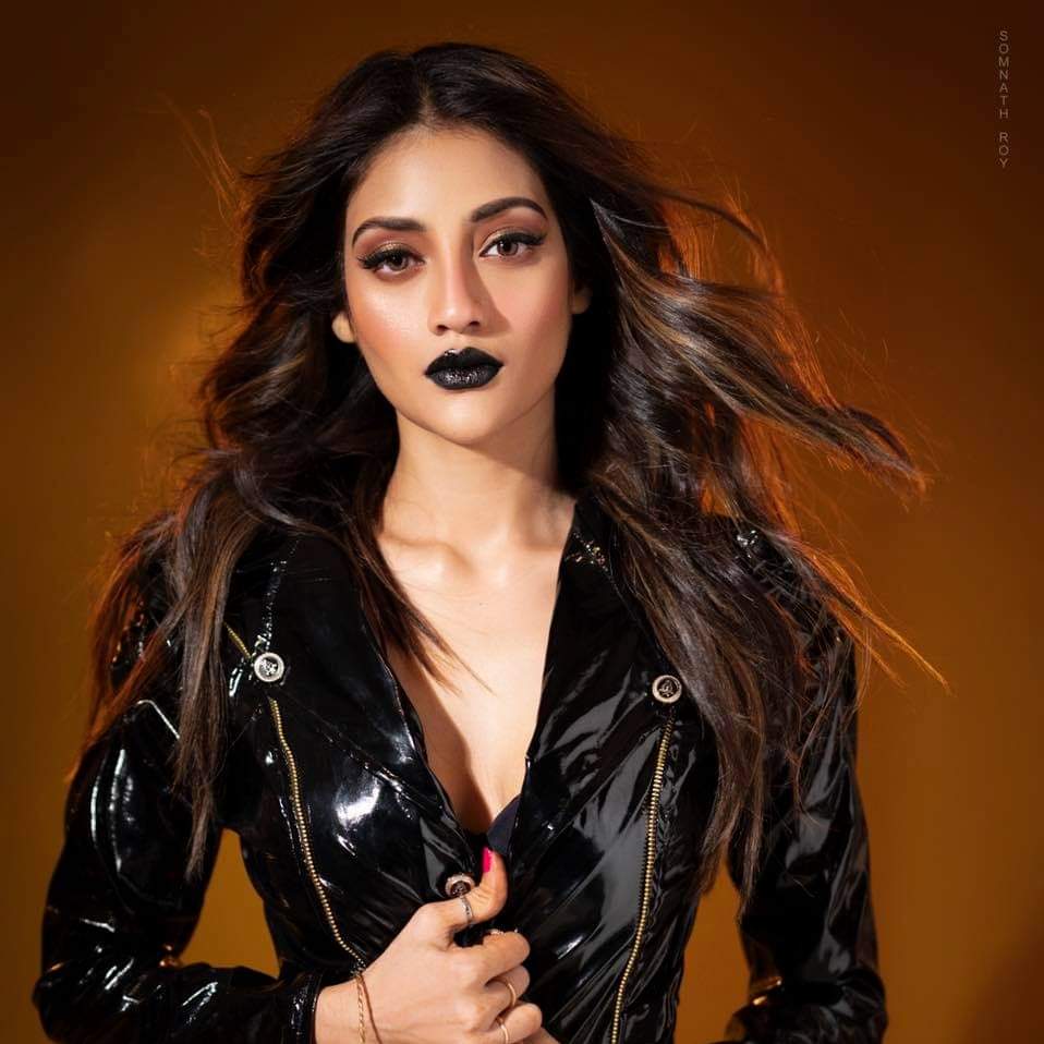 Nusrat Jahan : Bow down before your Bengali Muslim Queen (she loves to please other than her own ...
