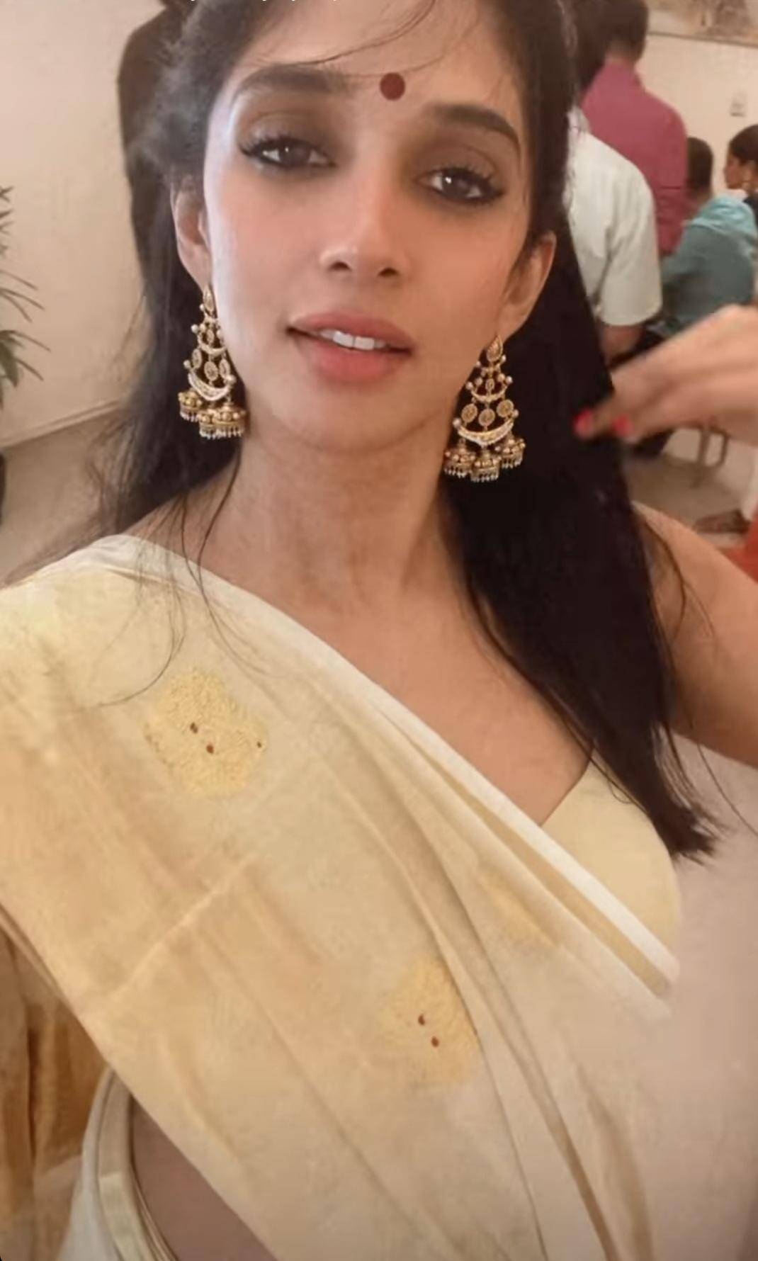 Nyla looking like an Ona sadhya | Scrolller