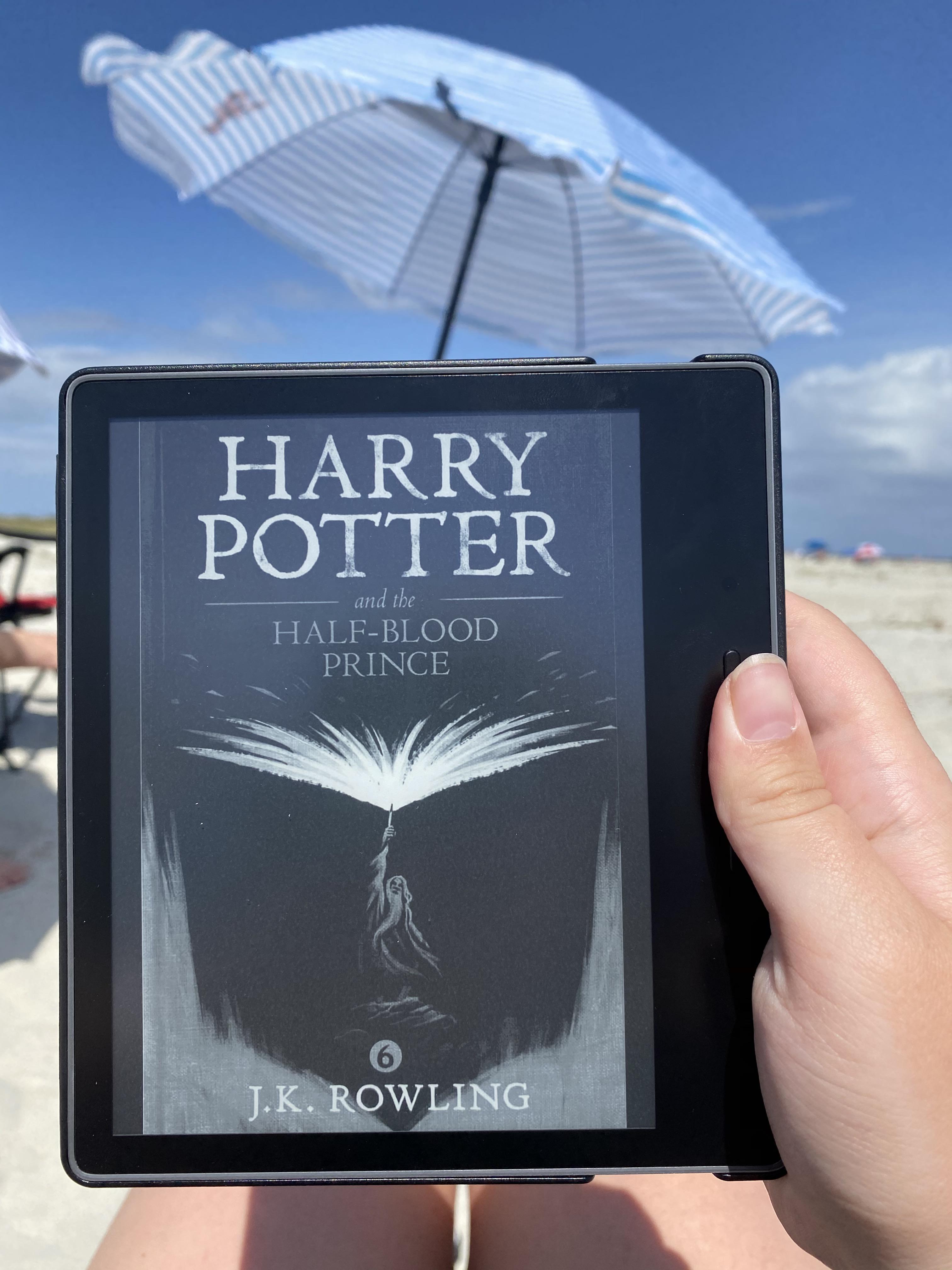 Oasis 2 + Beach + Harry Potter = paradise. | Scrolller