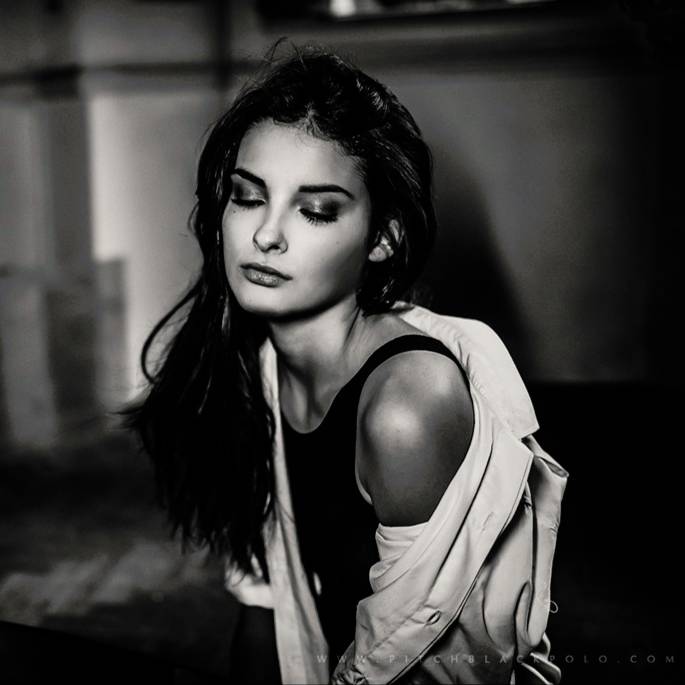 Off the Shoulder | Scrolller