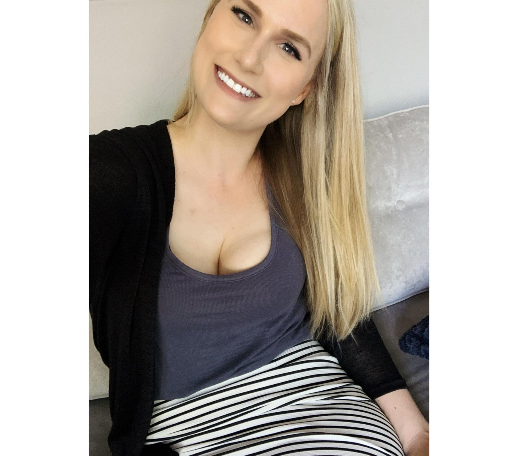 Office day (30f) | Scrolller