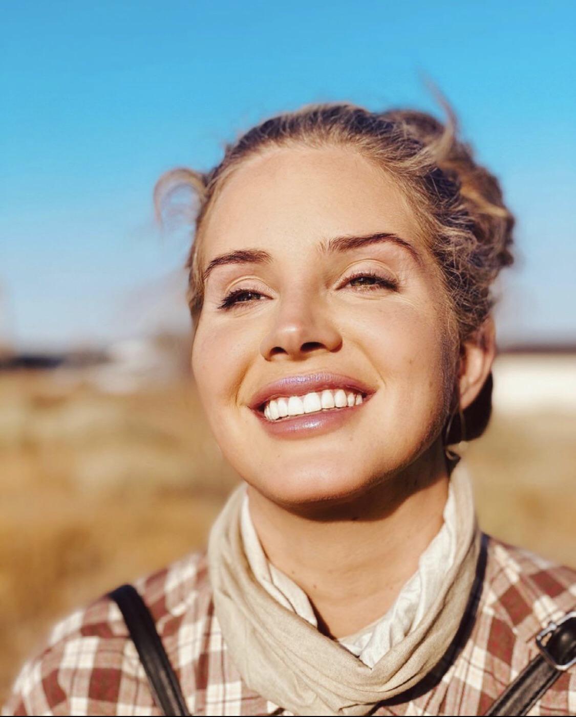 Oh My God Shes Stunning Scrolller