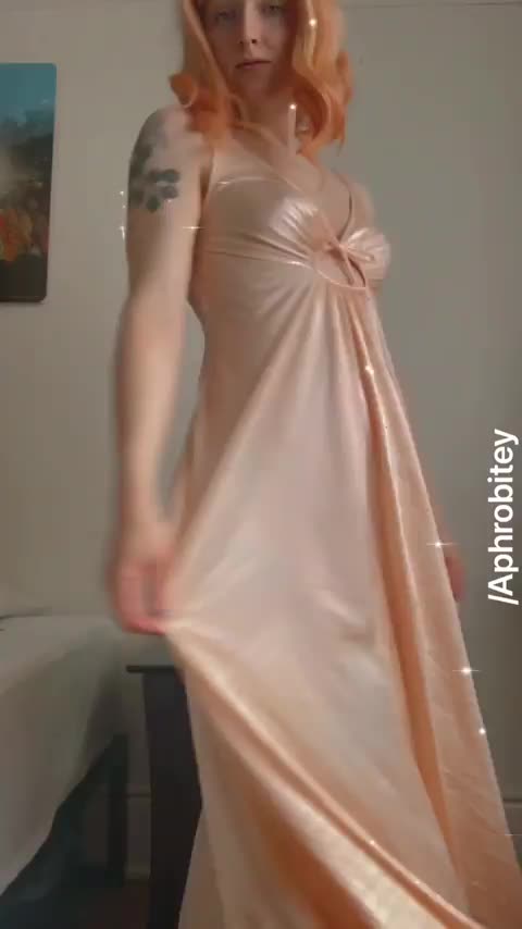 Ohh, so THAT's why she's named Princess Peach. | Scrolller