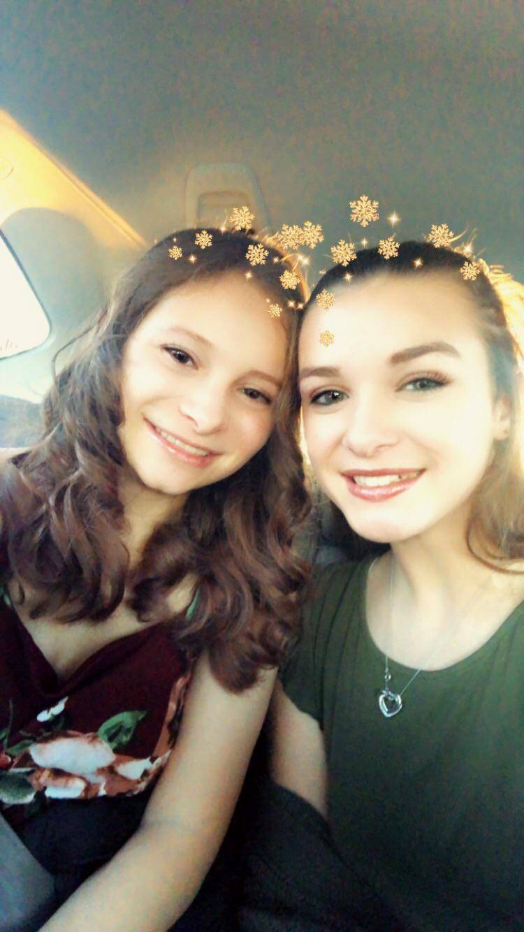 Old pic. Only one of me smiling. Peep the old bestie. | Scrolller