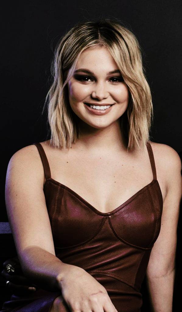 Olivia Hastings Holt | Scrolller