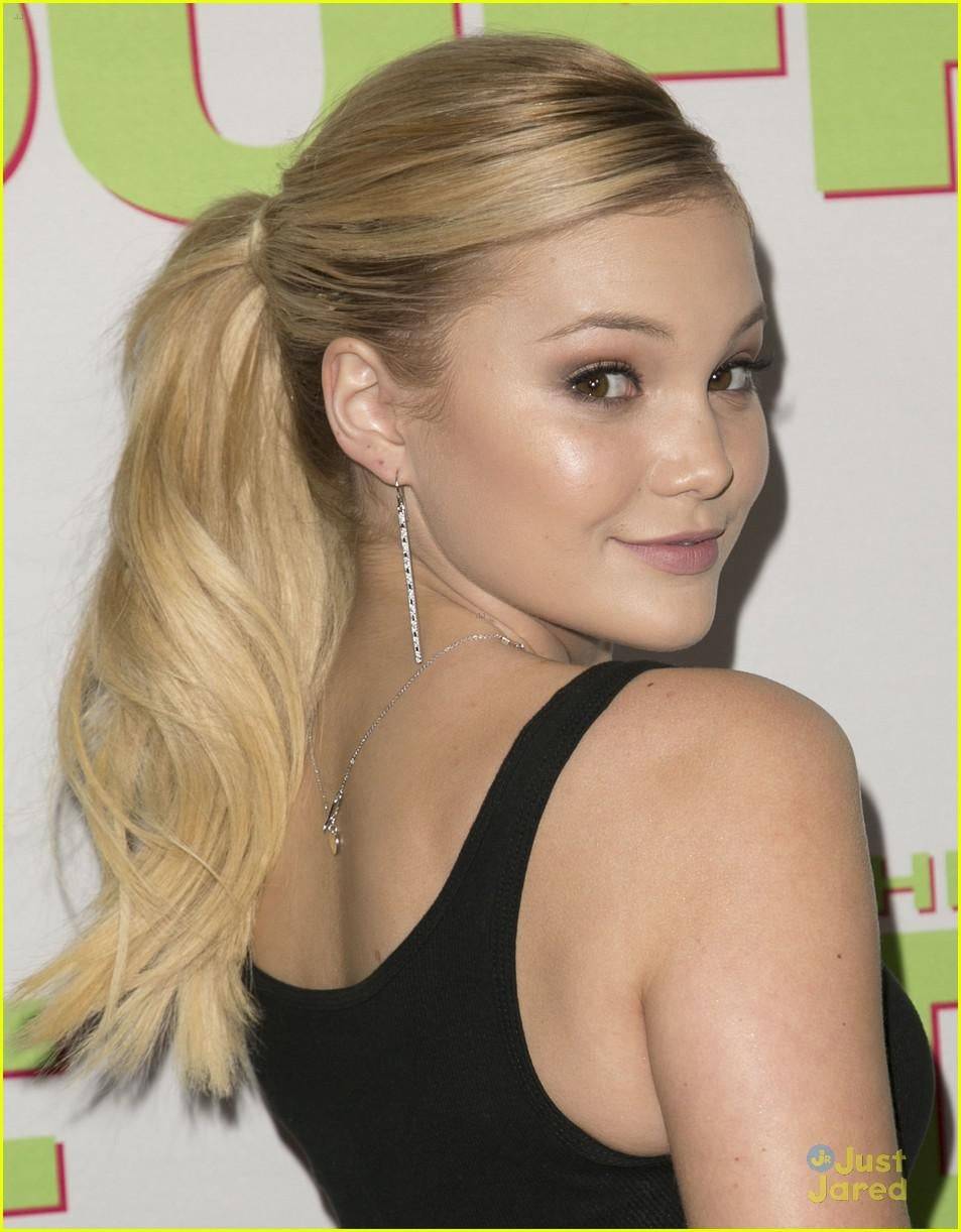 Olivia Holt | Scrolller
