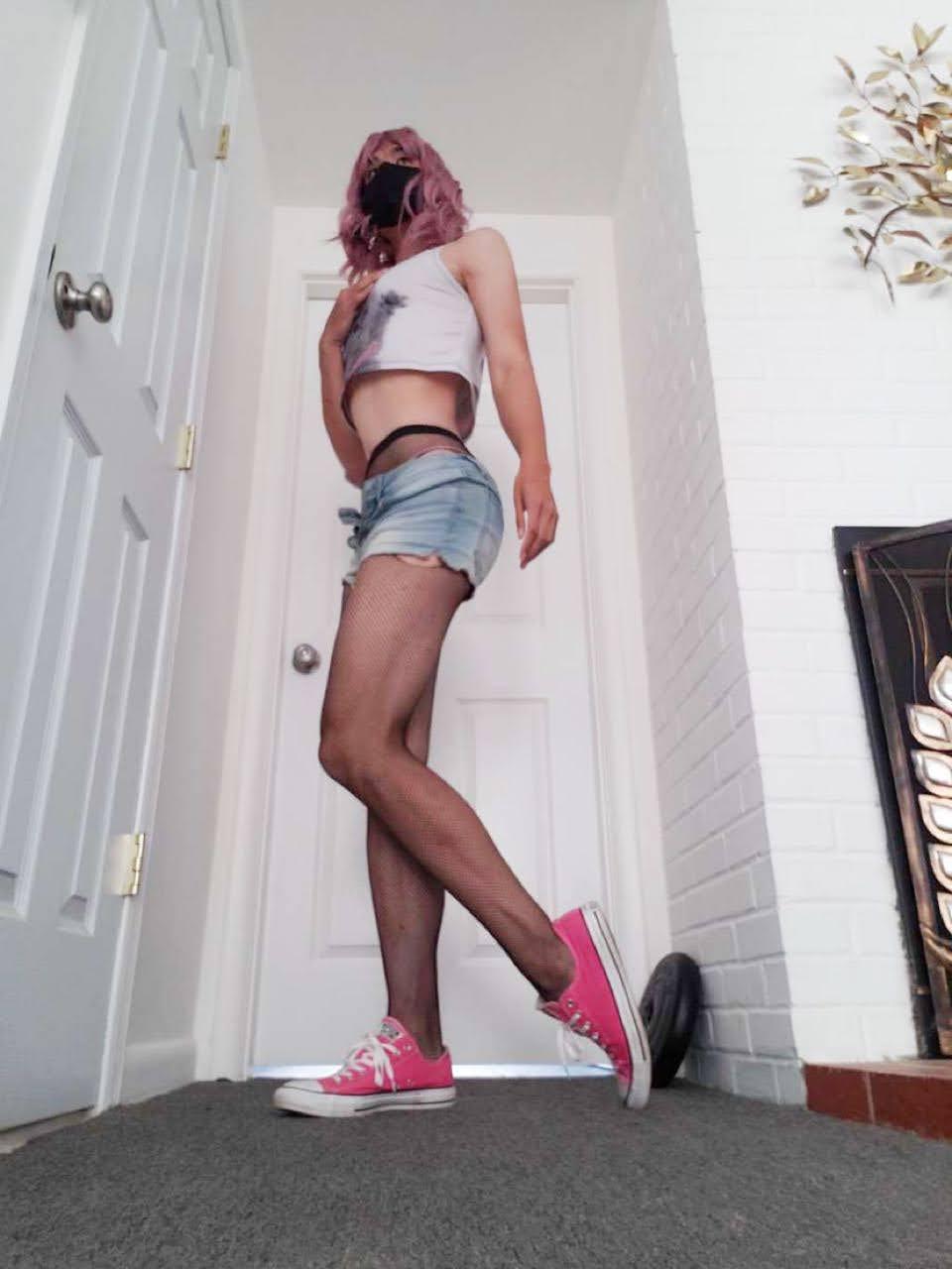 One day I'll wear this out, but for now it's just for you 😘 | Scrolller