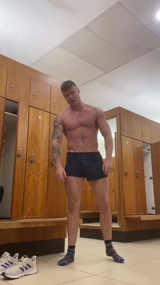 One day they're gonna catch me doing this ;) | Scrolller