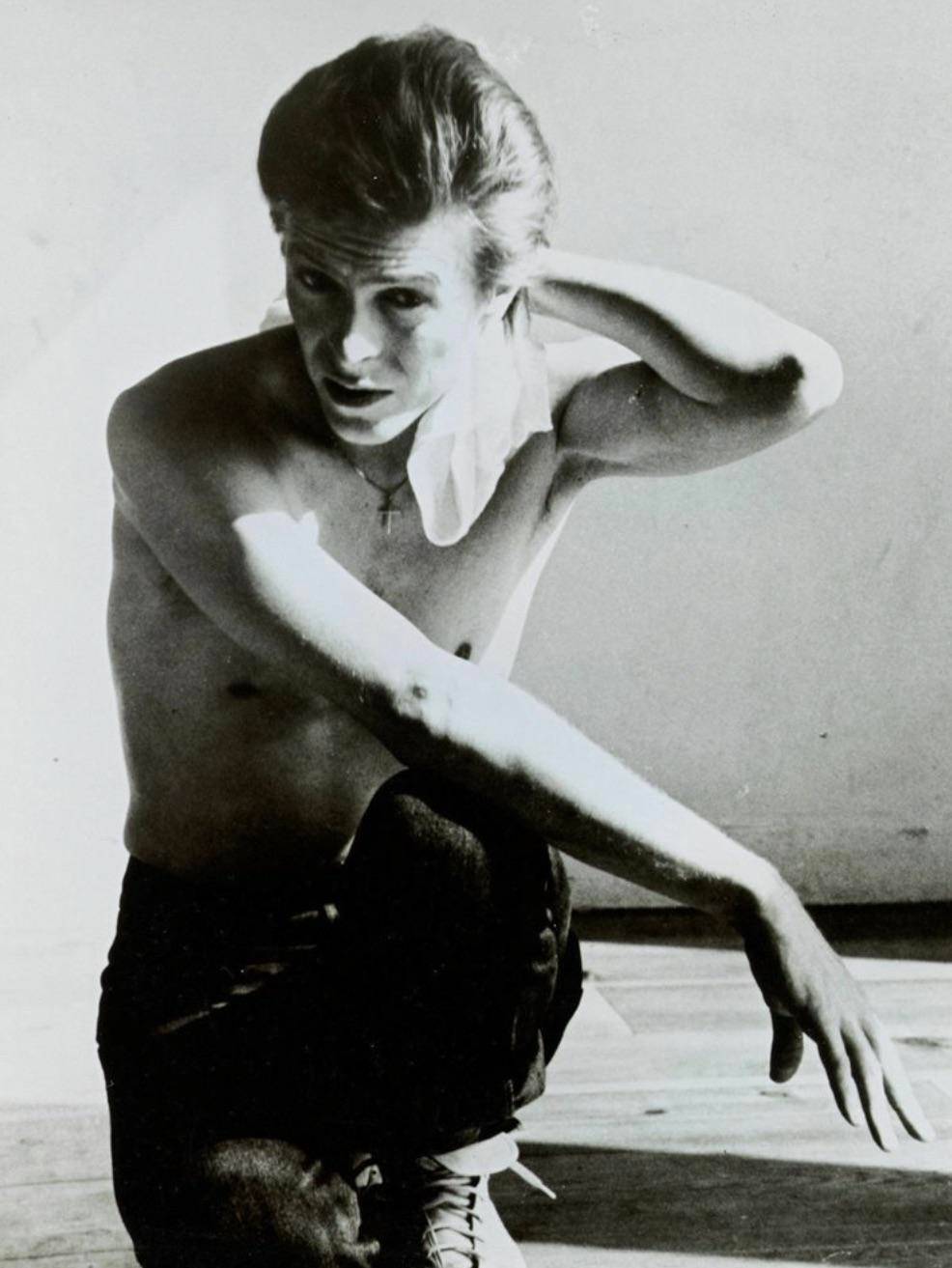 One of my favorite photo shoots of Bowie | Scrolller