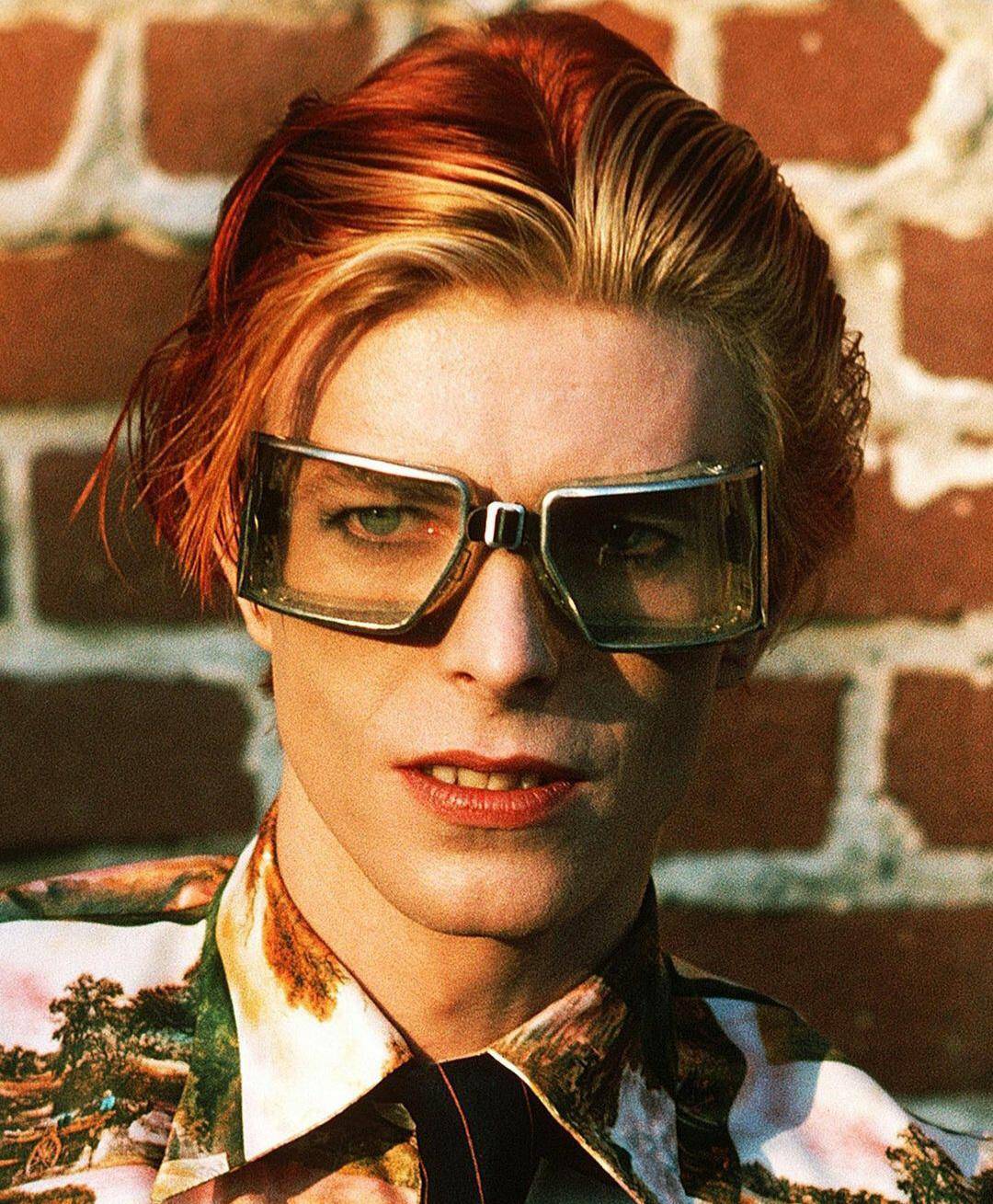 One of my favourite under-rated photos of Bowie | Scrolller