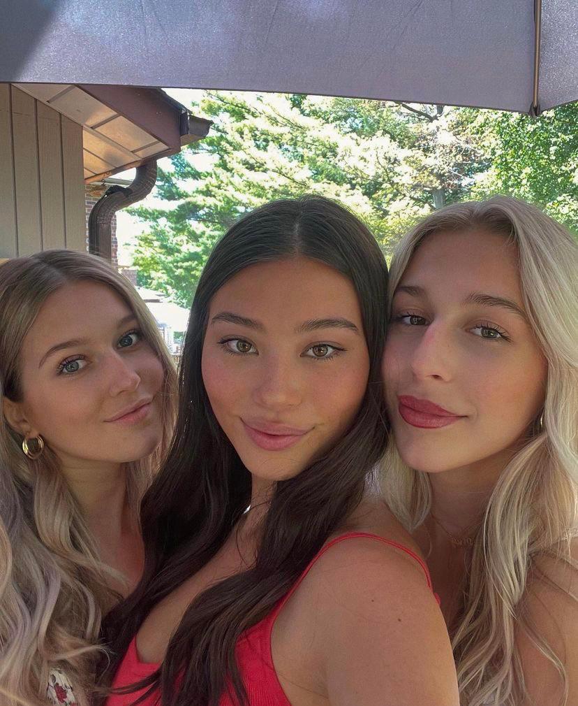 Who do you want to fill with cum | Scrolller