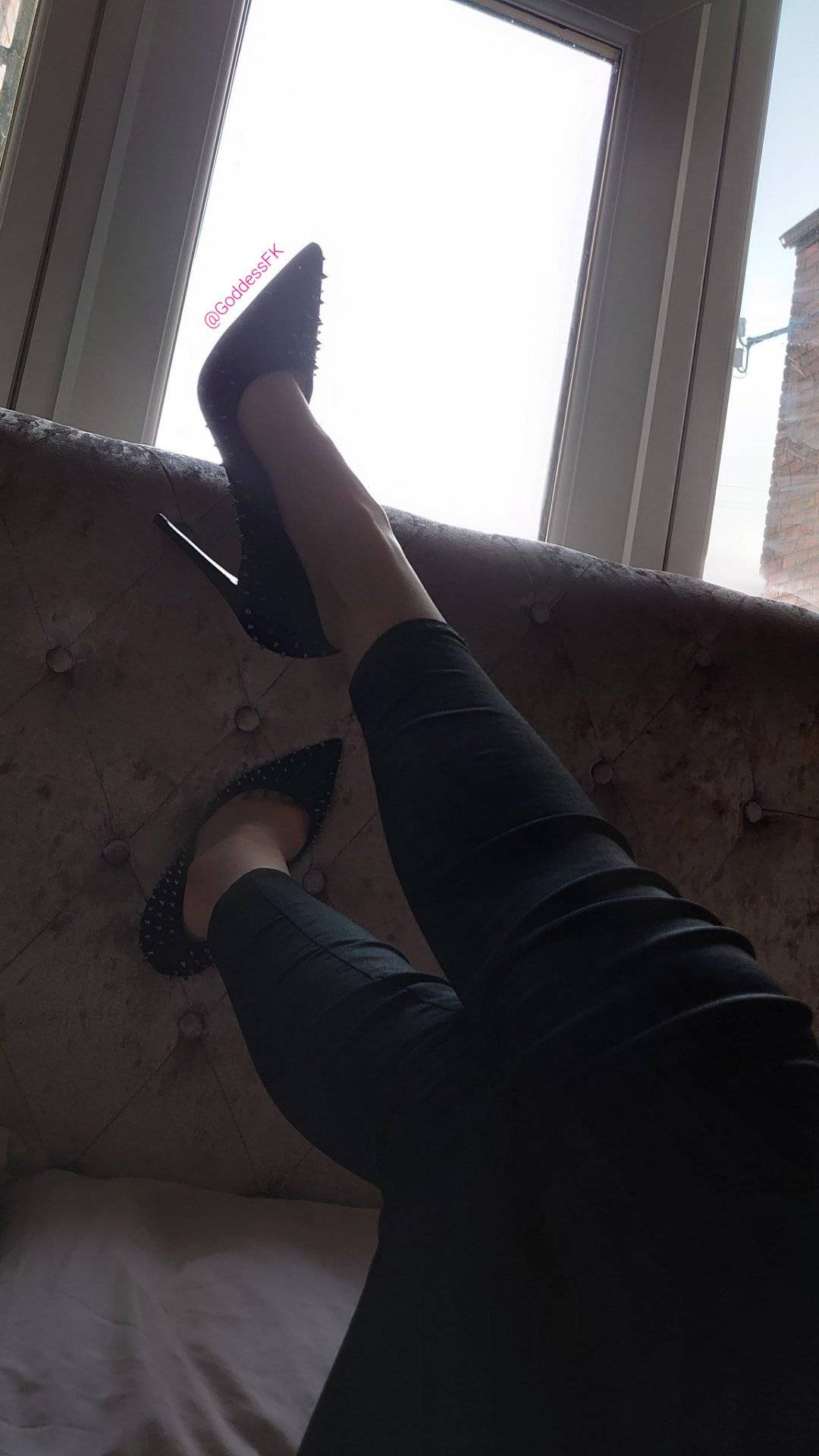 Onlyfans.com/foot_kink 🐯 | Scrolller
