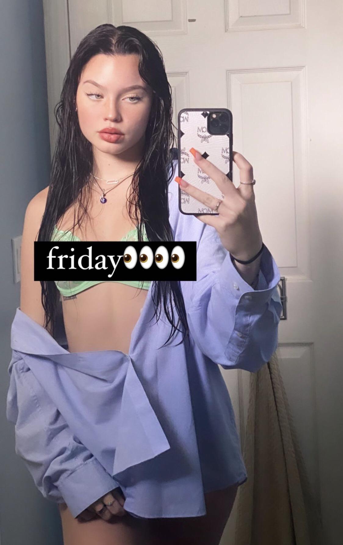 Onlyfans on the way | Scrolller